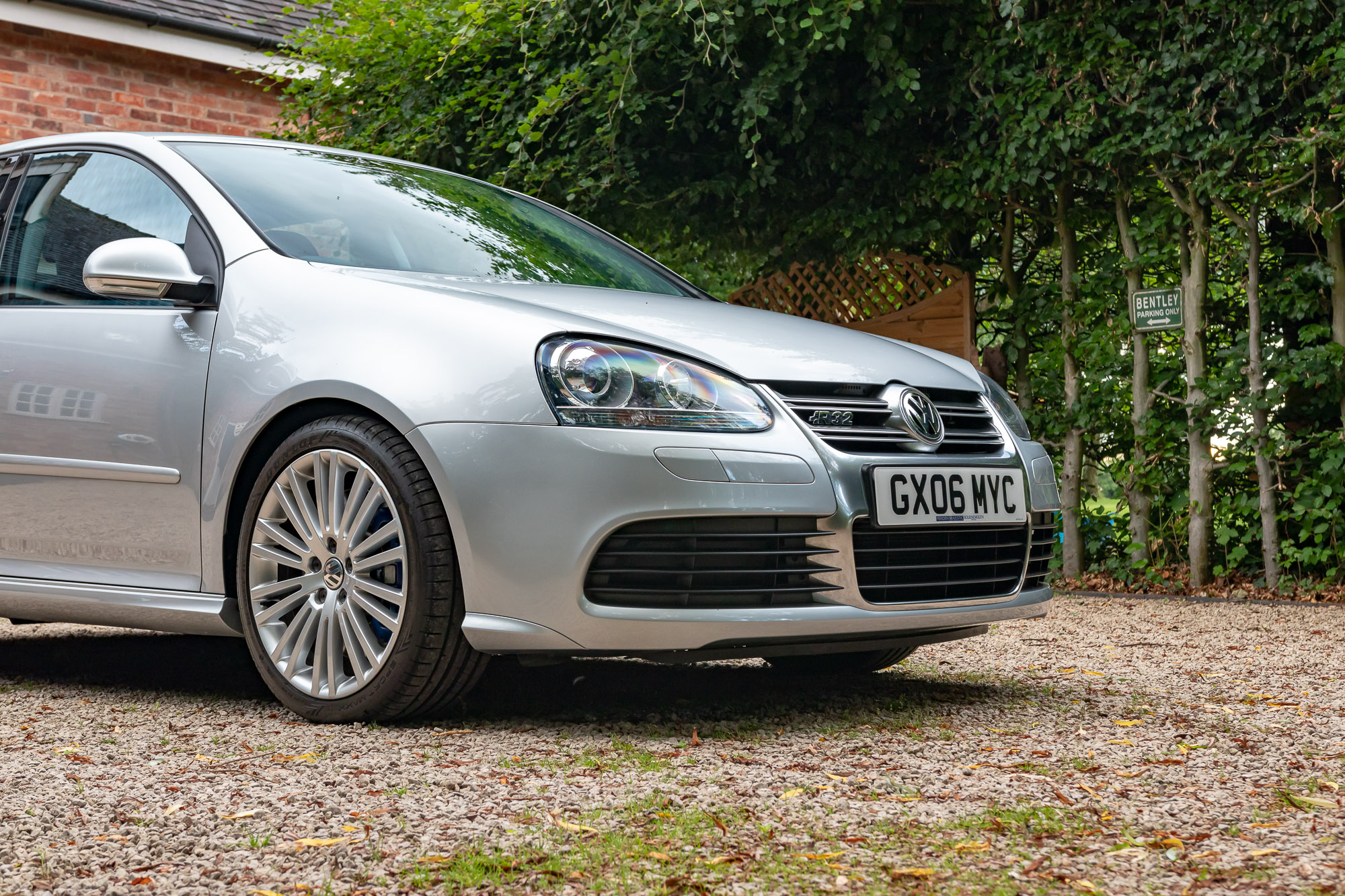 2006 VOLKSWAGEN GOLF (MK5) R32 - 26,300 MILES