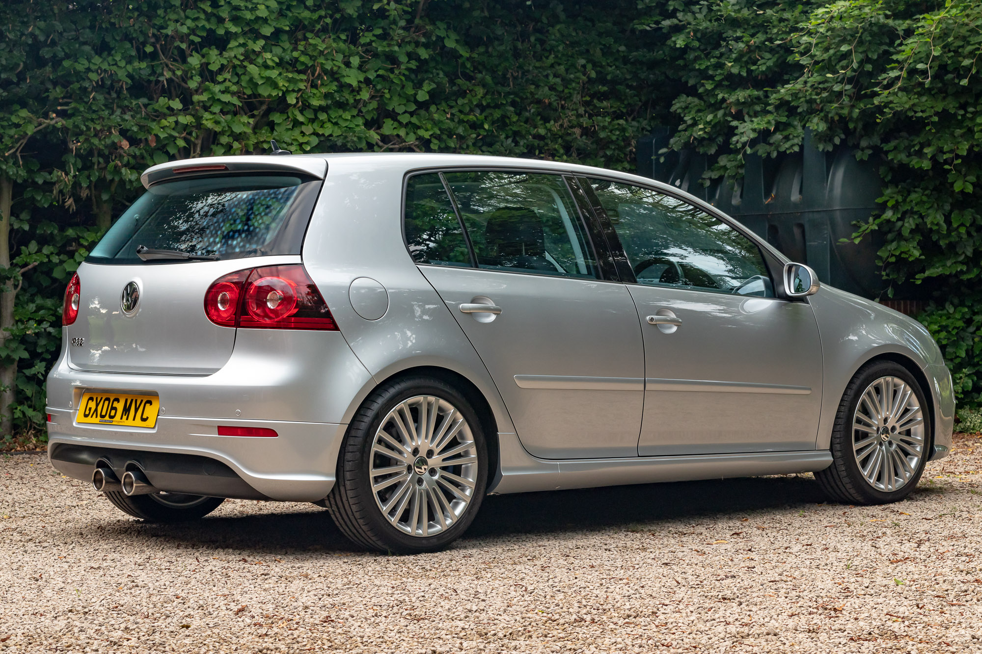 2006 VOLKSWAGEN GOLF (MK5) R32 - 26,300 MILES