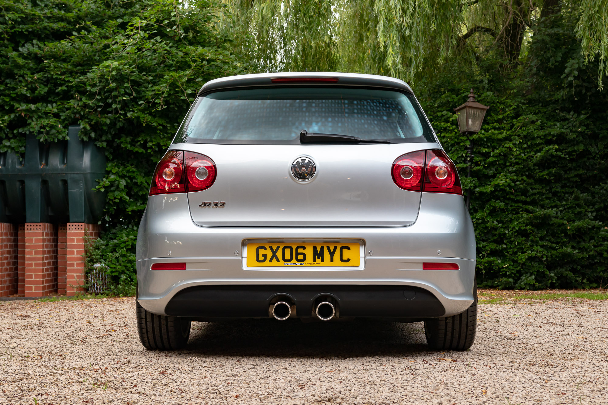 2006 VOLKSWAGEN GOLF (MK5) R32 - 26,300 MILES
