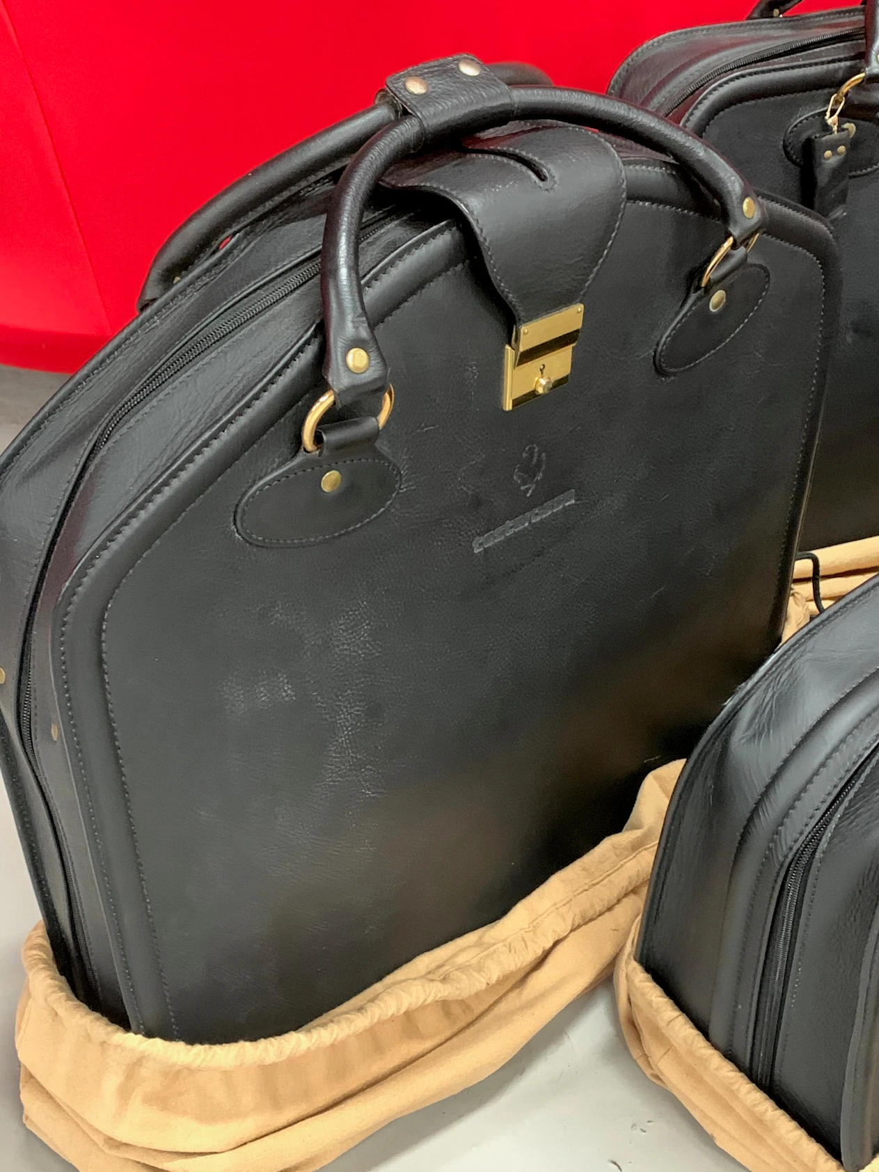 SCHEDONI LUGGAGE FOR FERRARI TESTAROSSA - COMPLETE SET