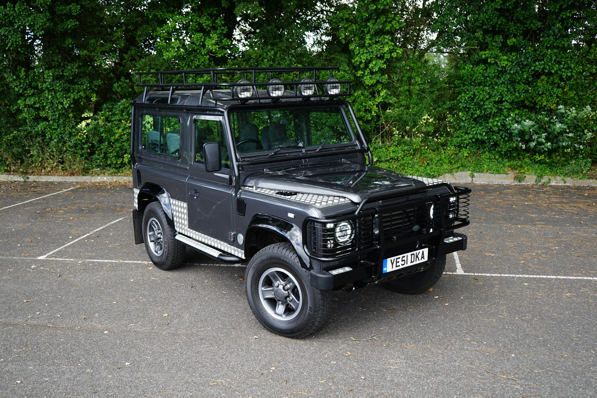 2001 LAND ROVER DEFENDER 90 'TOMB RAIDER'