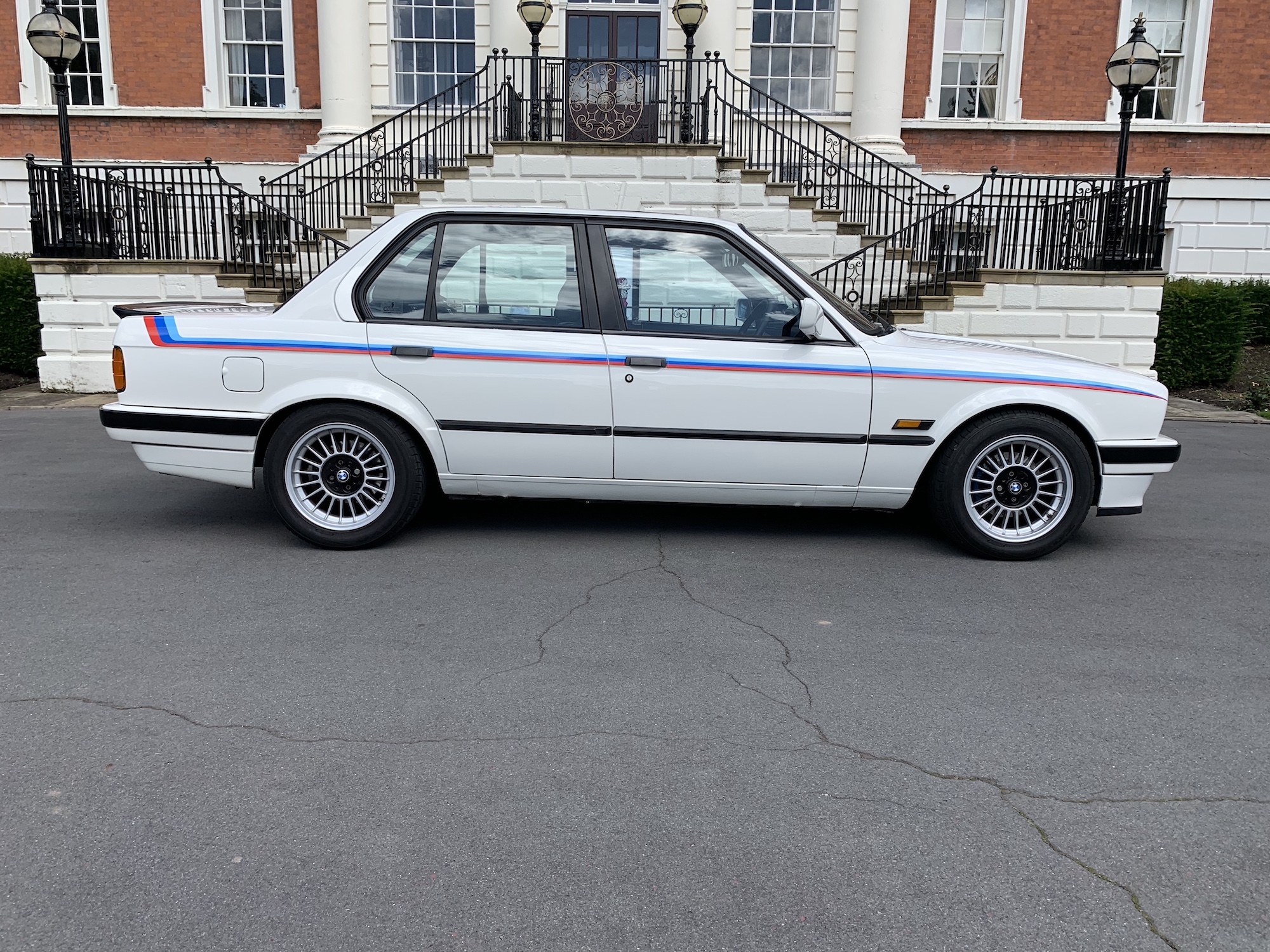 1990 BMW (E30) 320i SALOON