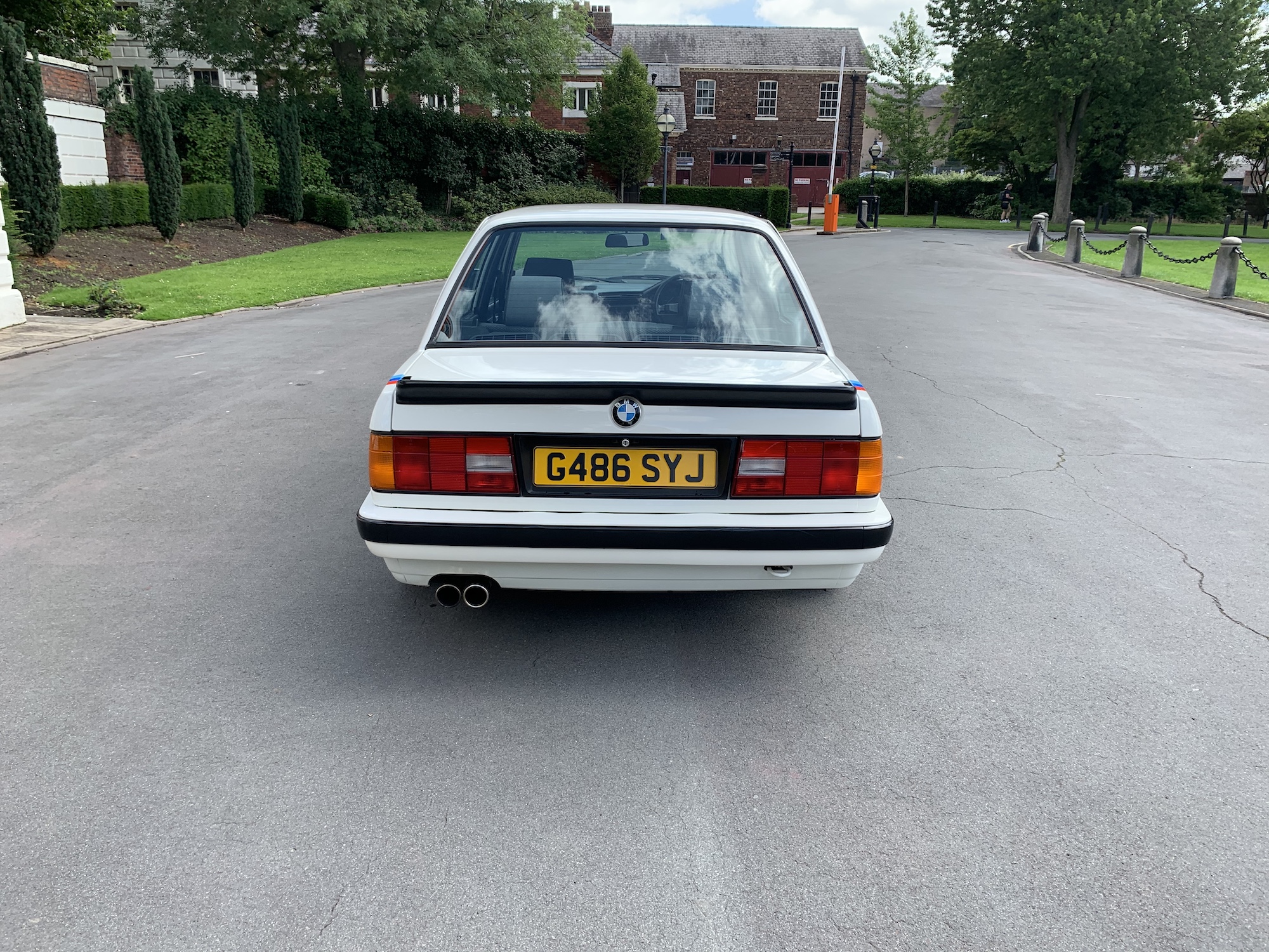 1990 BMW (E30) 320i SALOON