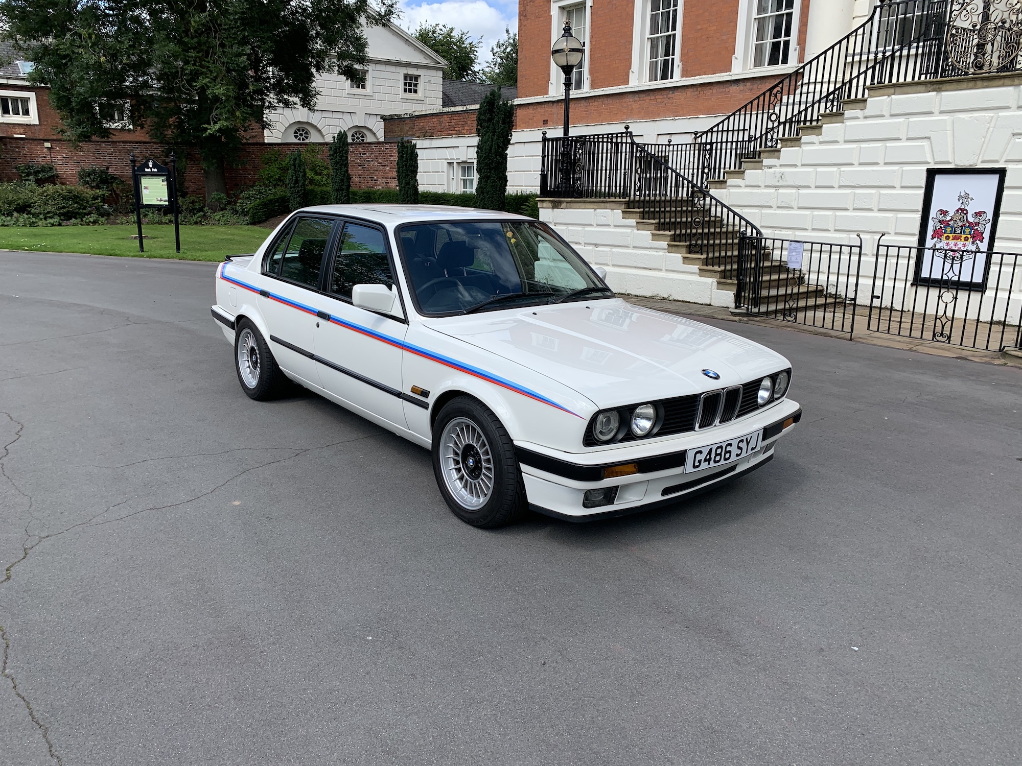 1990 BMW (E30) 320i SALOON