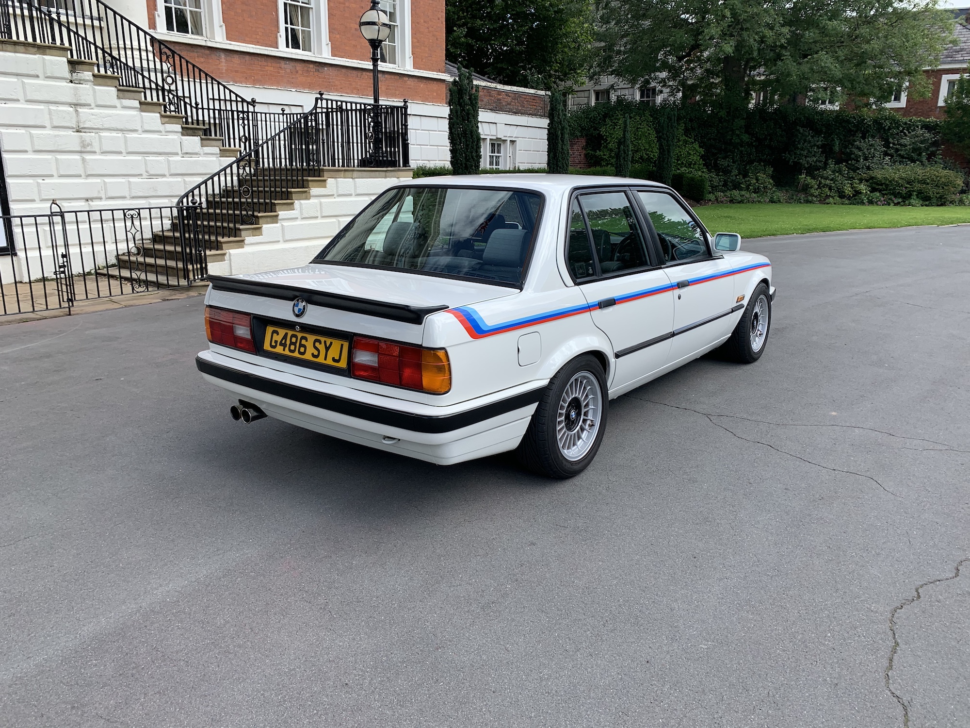 1990 BMW (E30) 320i SALOON