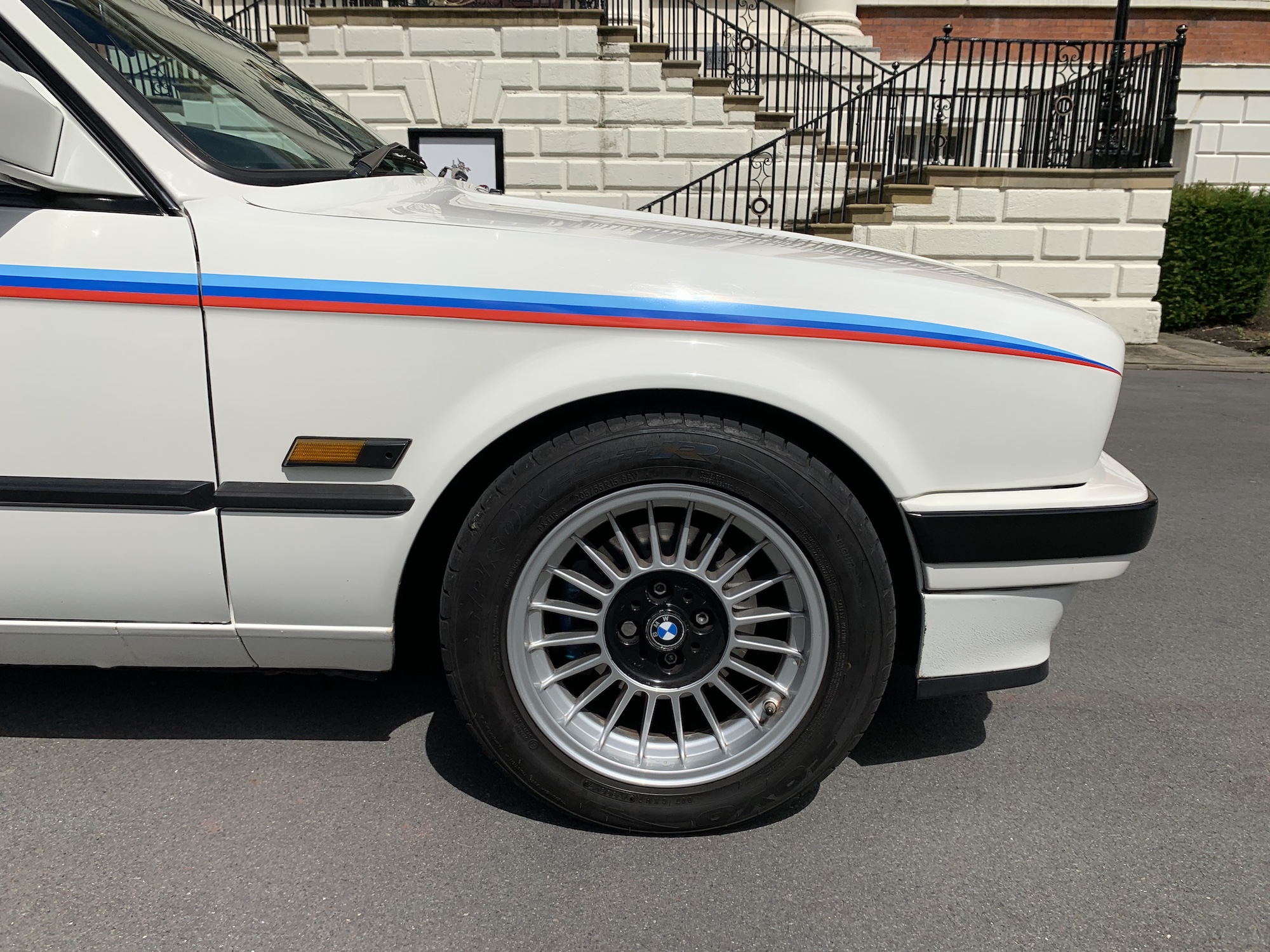 1990 BMW (E30) 320i SALOON