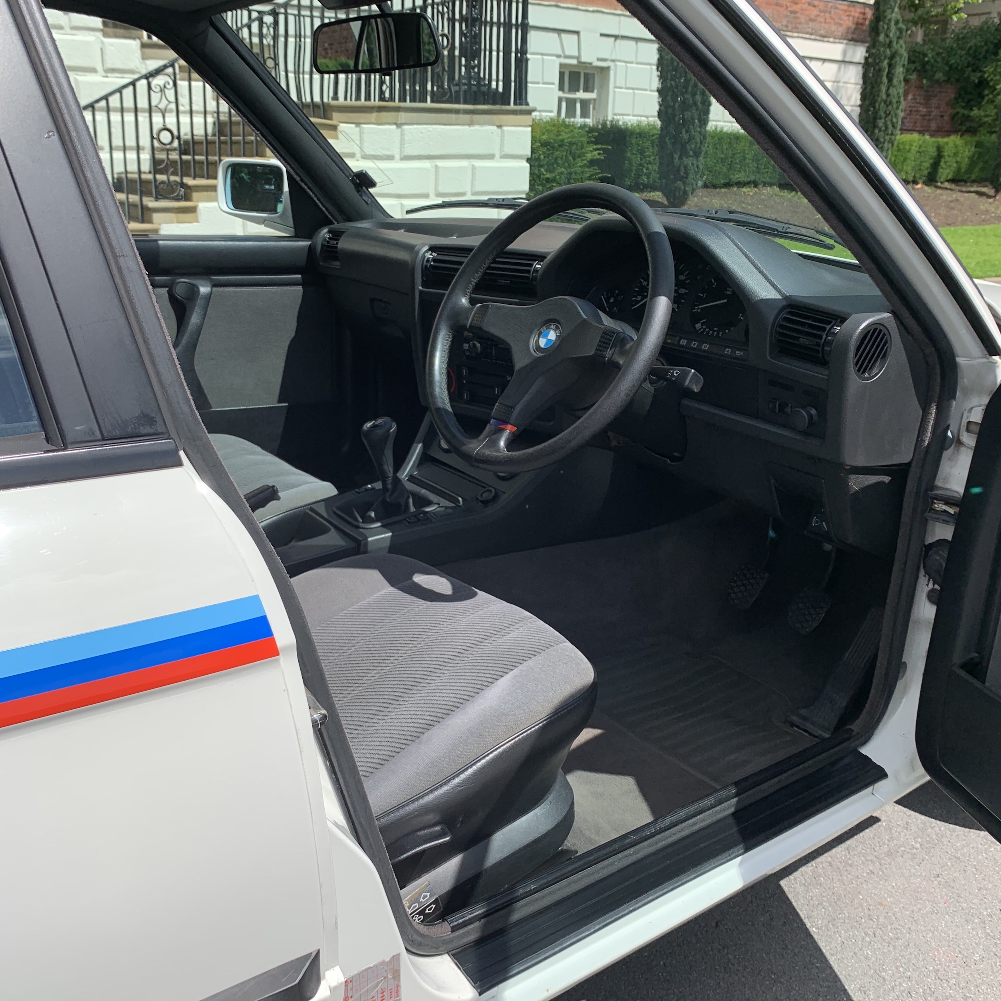 1990 BMW (E30) 320i SALOON