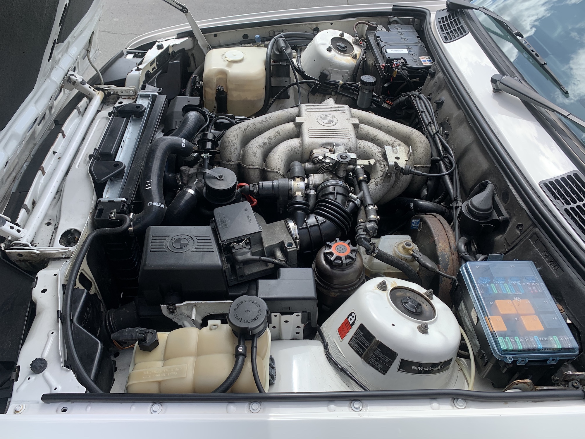 1990 BMW (E30) 320i SALOON