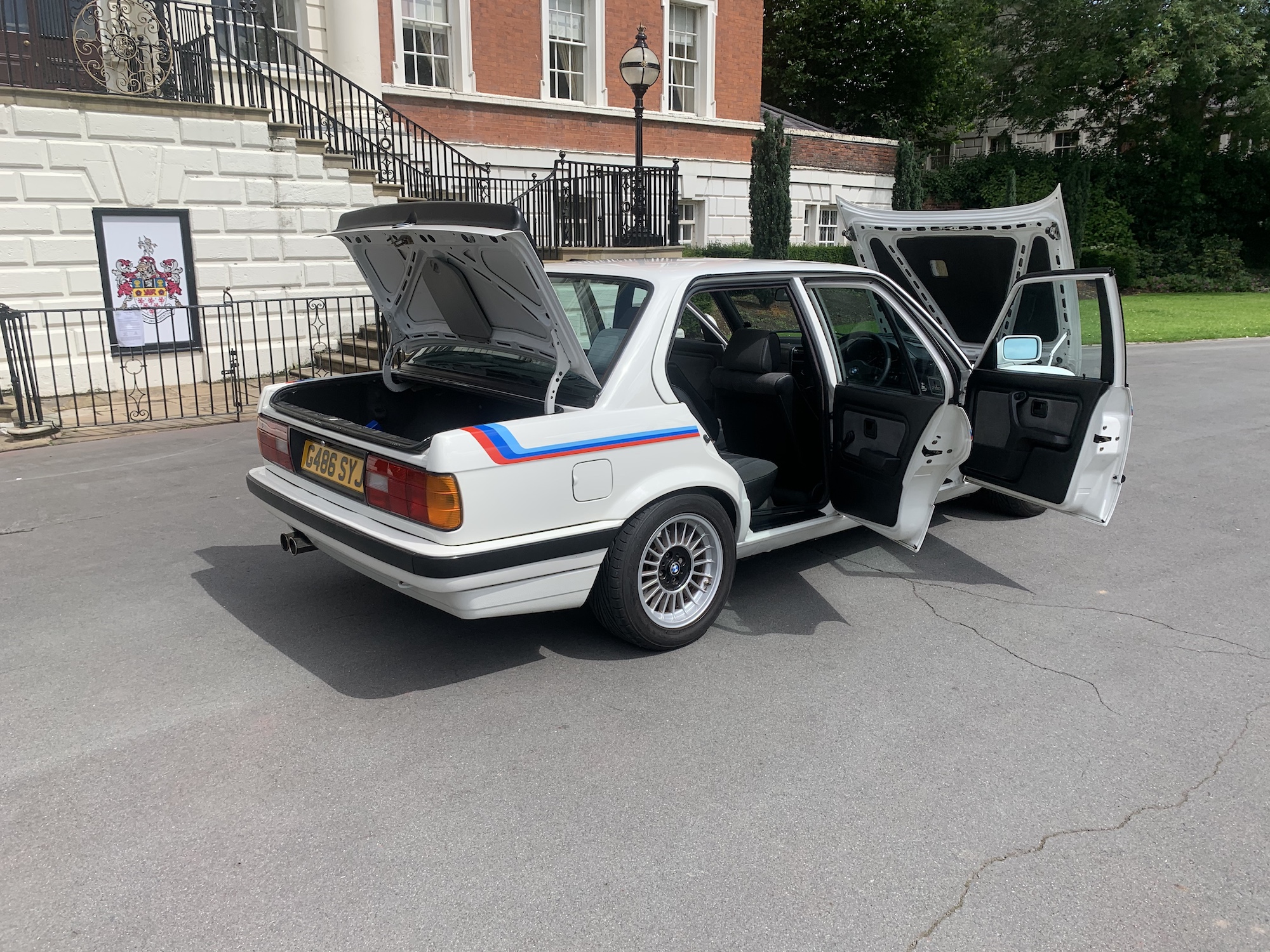 1990 BMW (E30) 320i SALOON