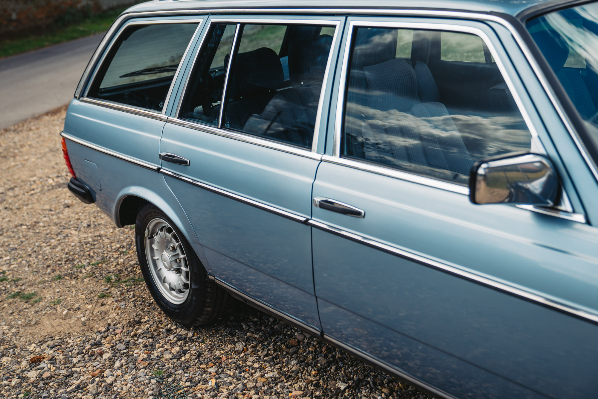 1986 MERCEDES-BENZ 230TE (W123) for sale by auction in Reading, United ...