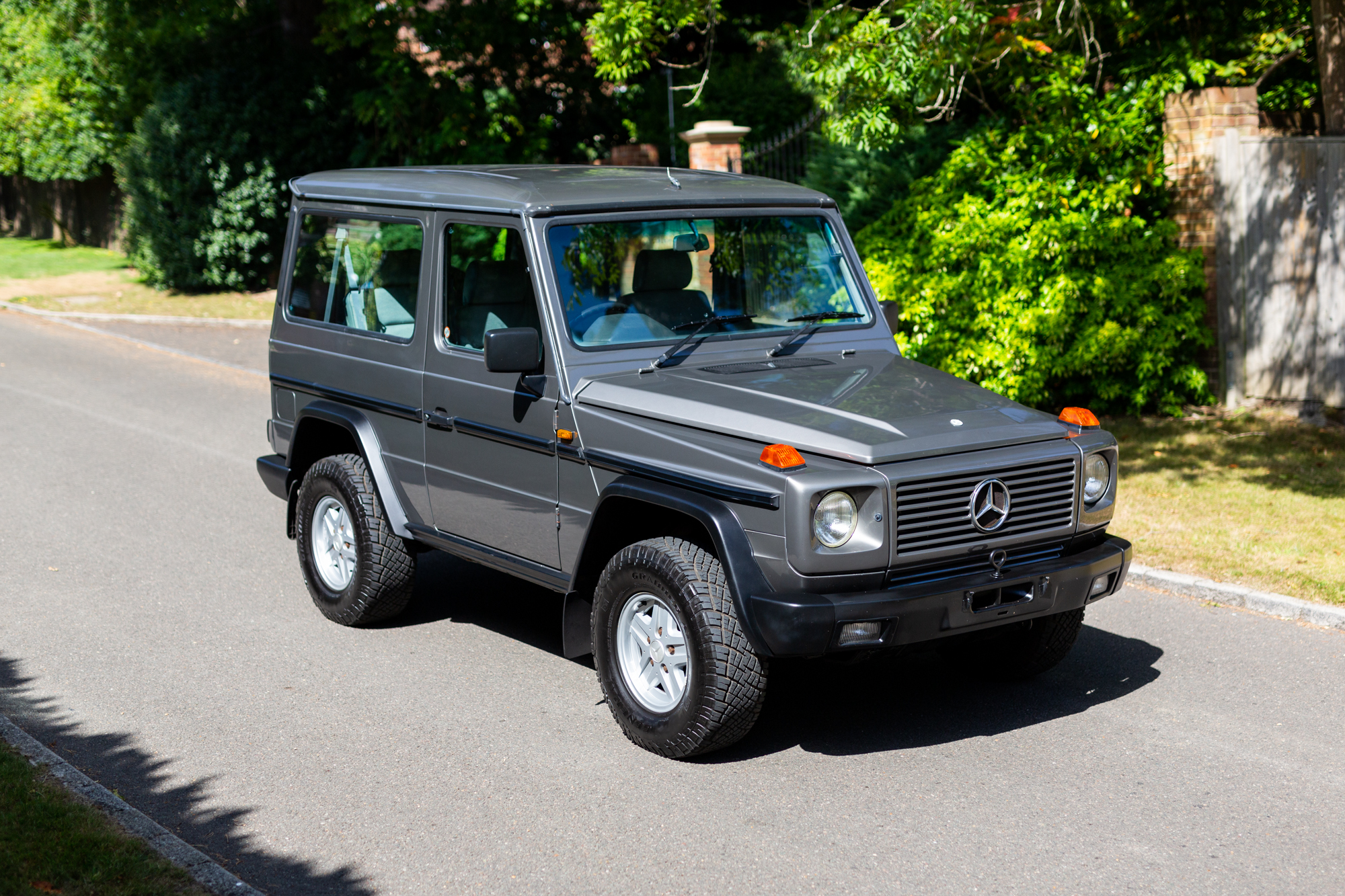 1992 MERCEDES-BENZ (W463) 300 GD SWB