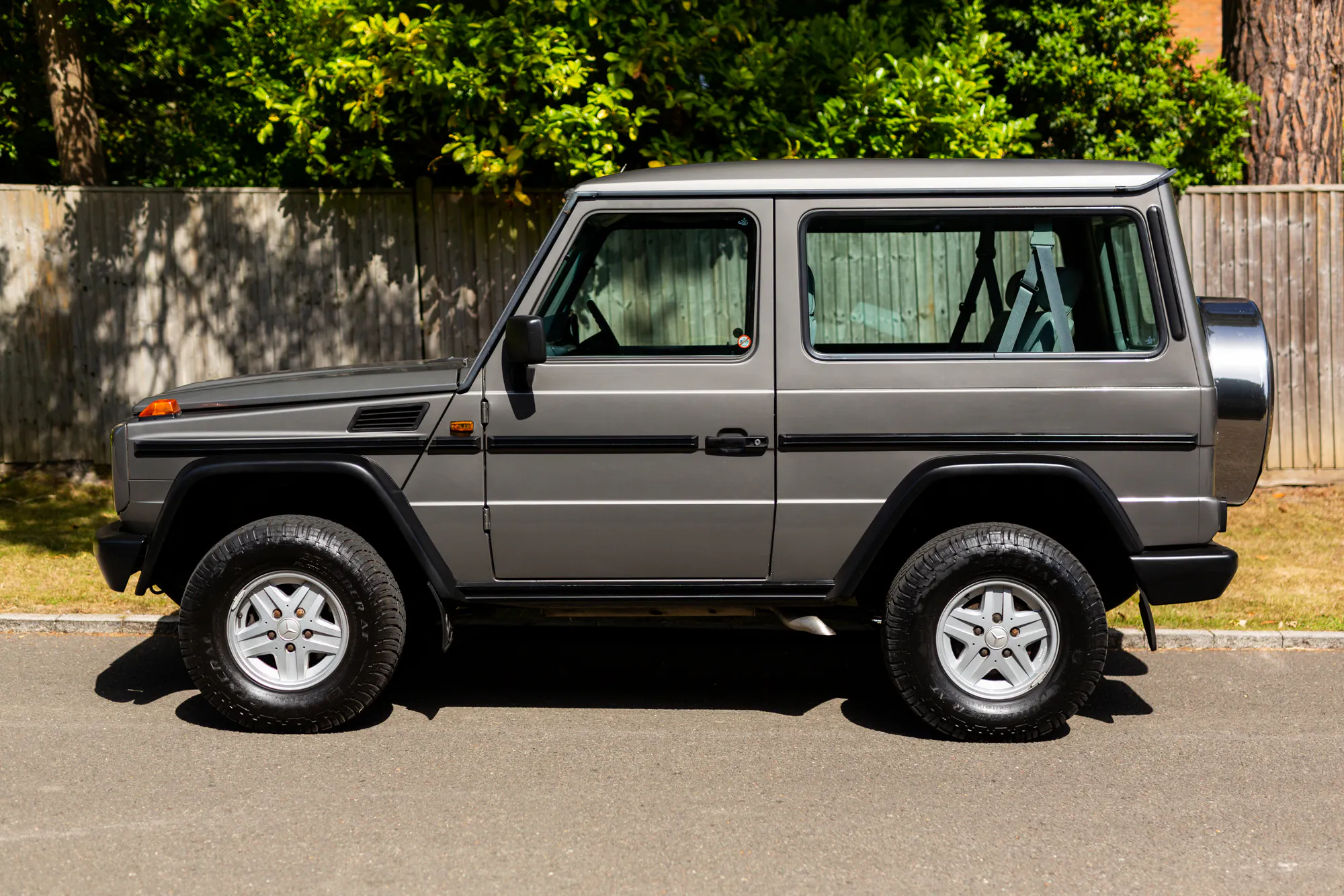 1992 MERCEDES-BENZ (W463) 300 GD SWB