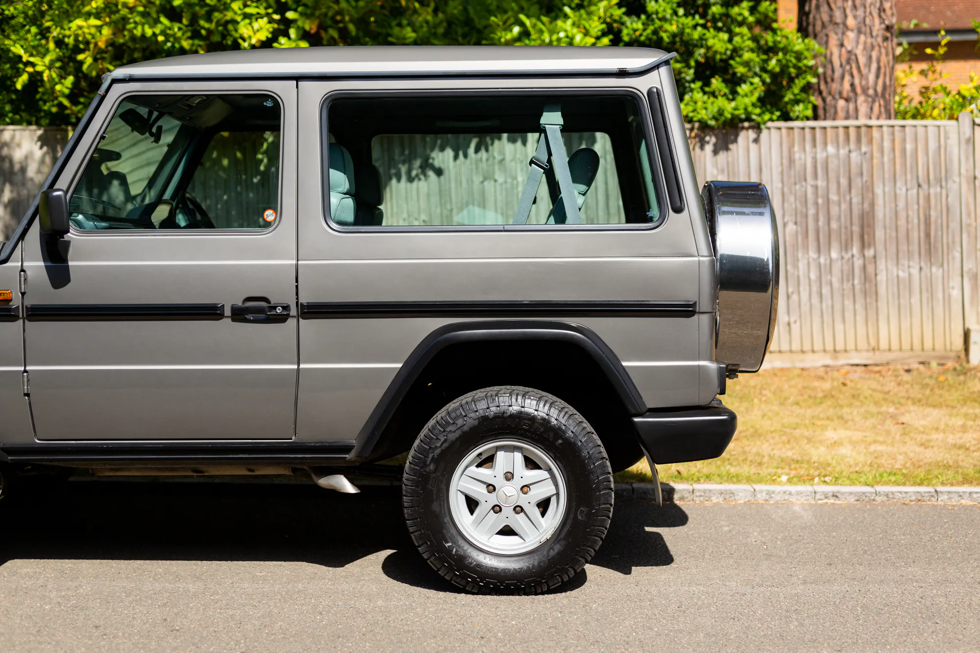 1992 MERCEDES-BENZ (W463) 300 GD SWB