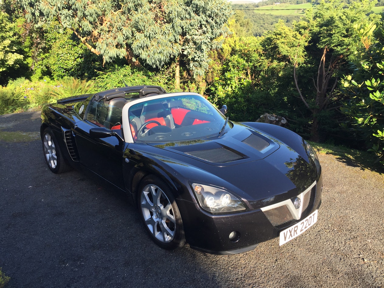 Vauxhall Vx220 Black