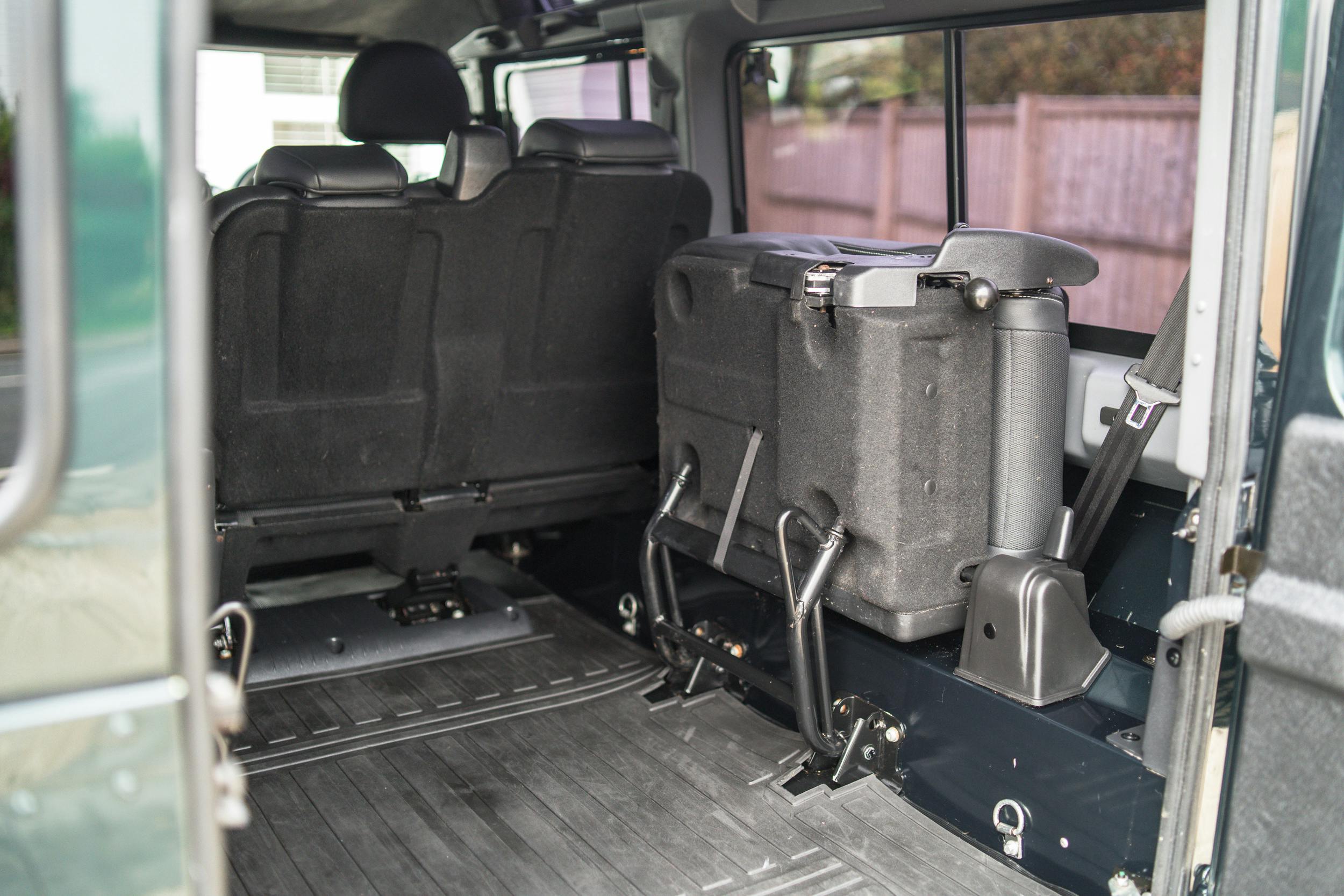 2015 LAND ROVER DEFENDER 110 XS