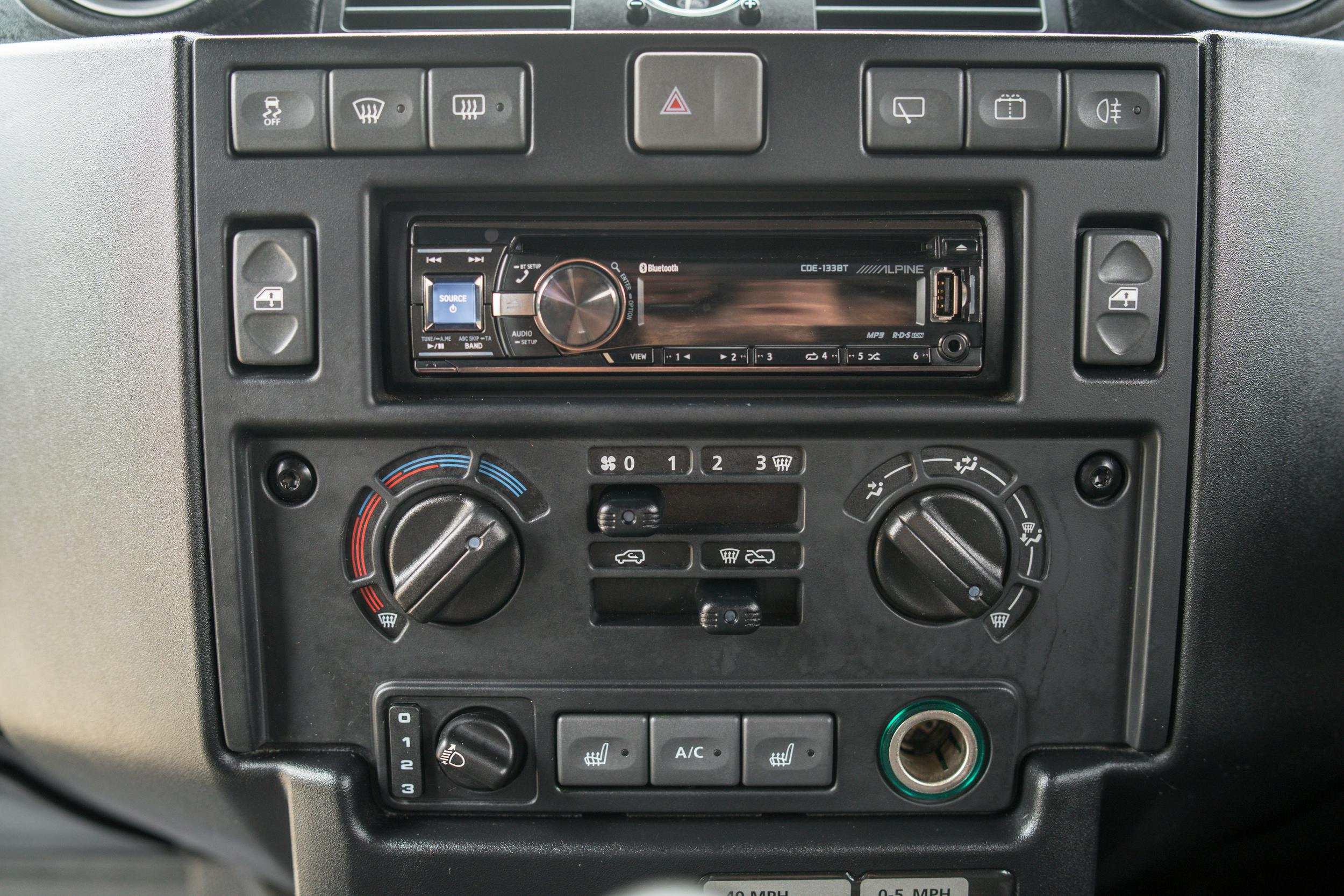 2015 LAND ROVER DEFENDER 110 XS