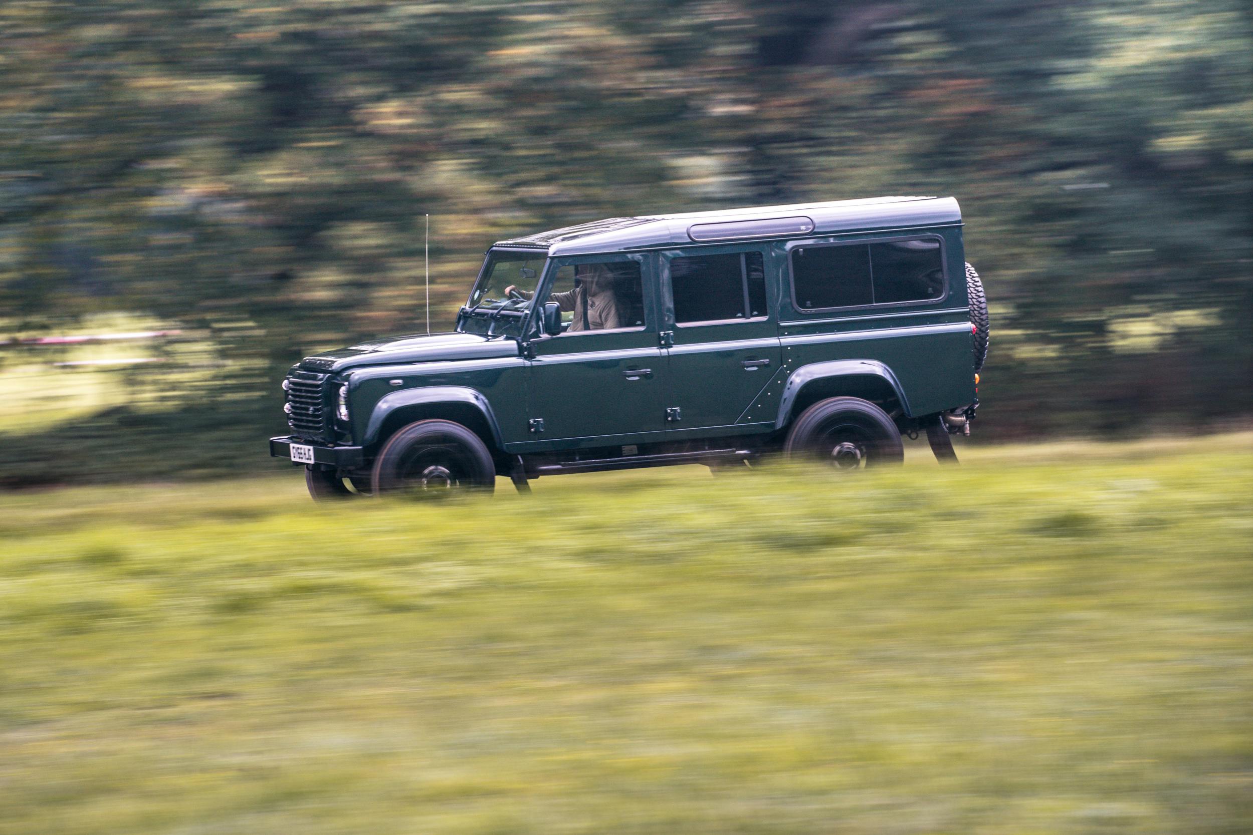 2015 LAND ROVER DEFENDER 110 XS