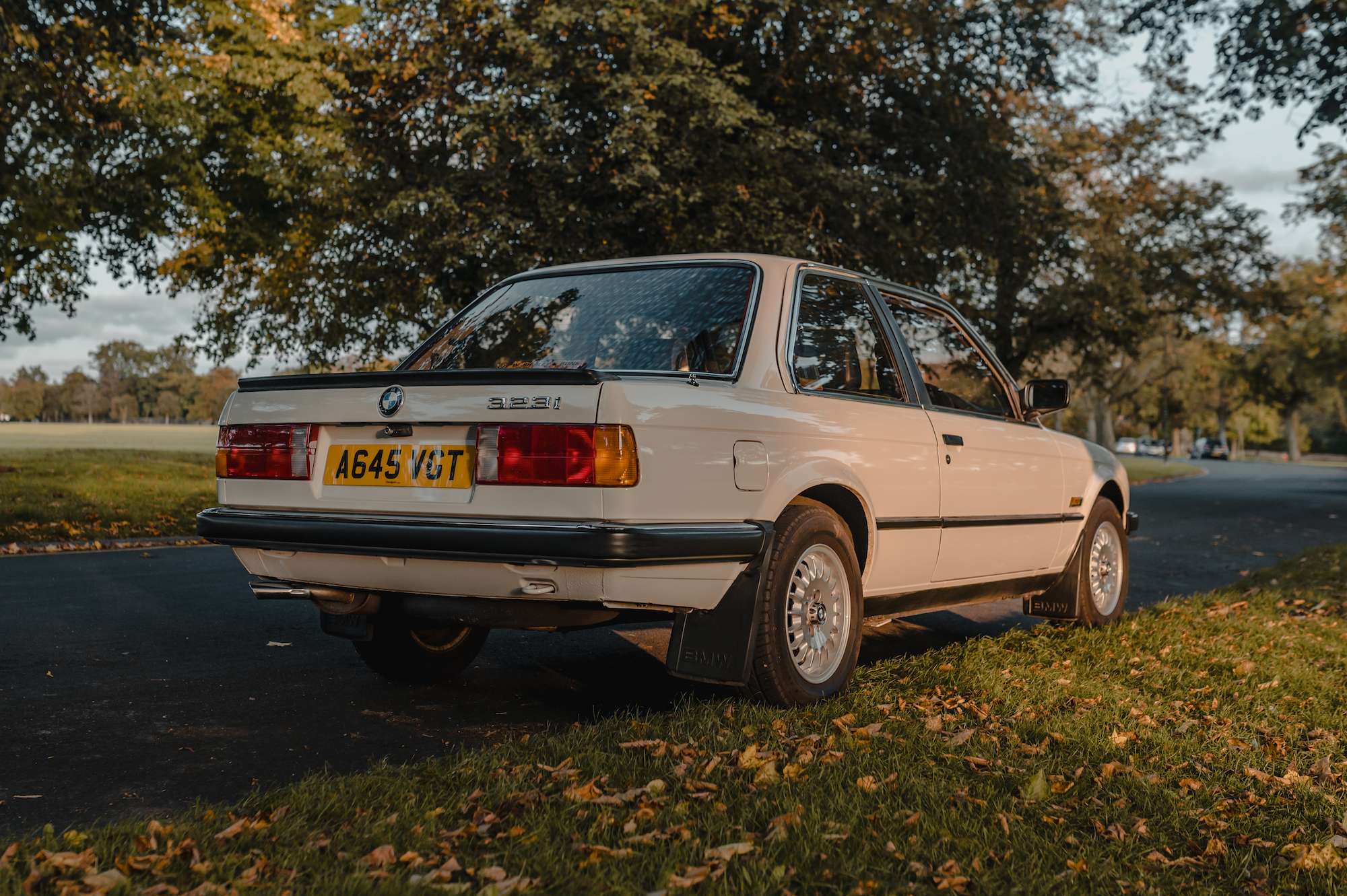 1984 BMW (E30) 323i