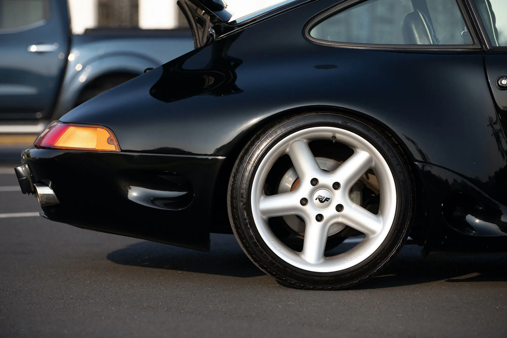 1977 PORSCHE 911S CUSTOM - ZEEMAX BODY