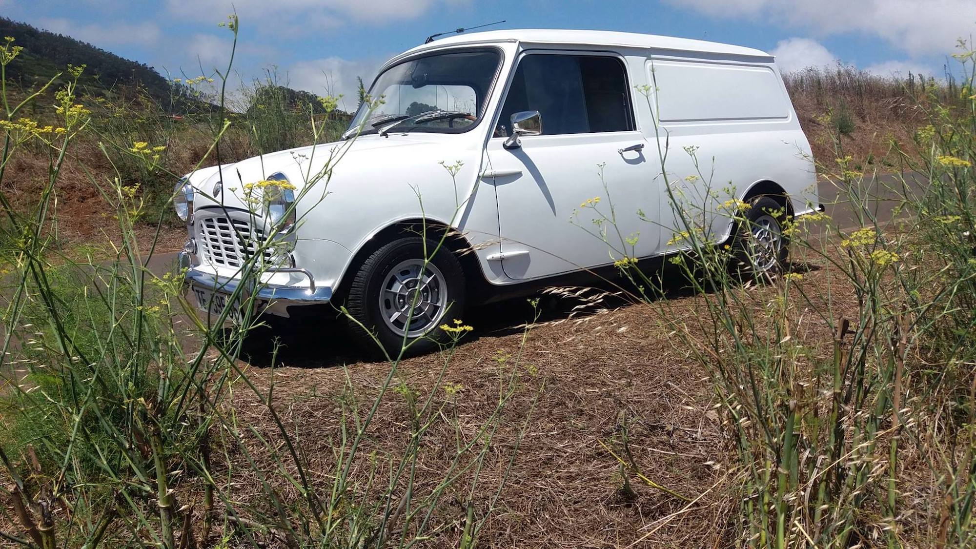 1969 AUSTIN MINI VAN - LHD