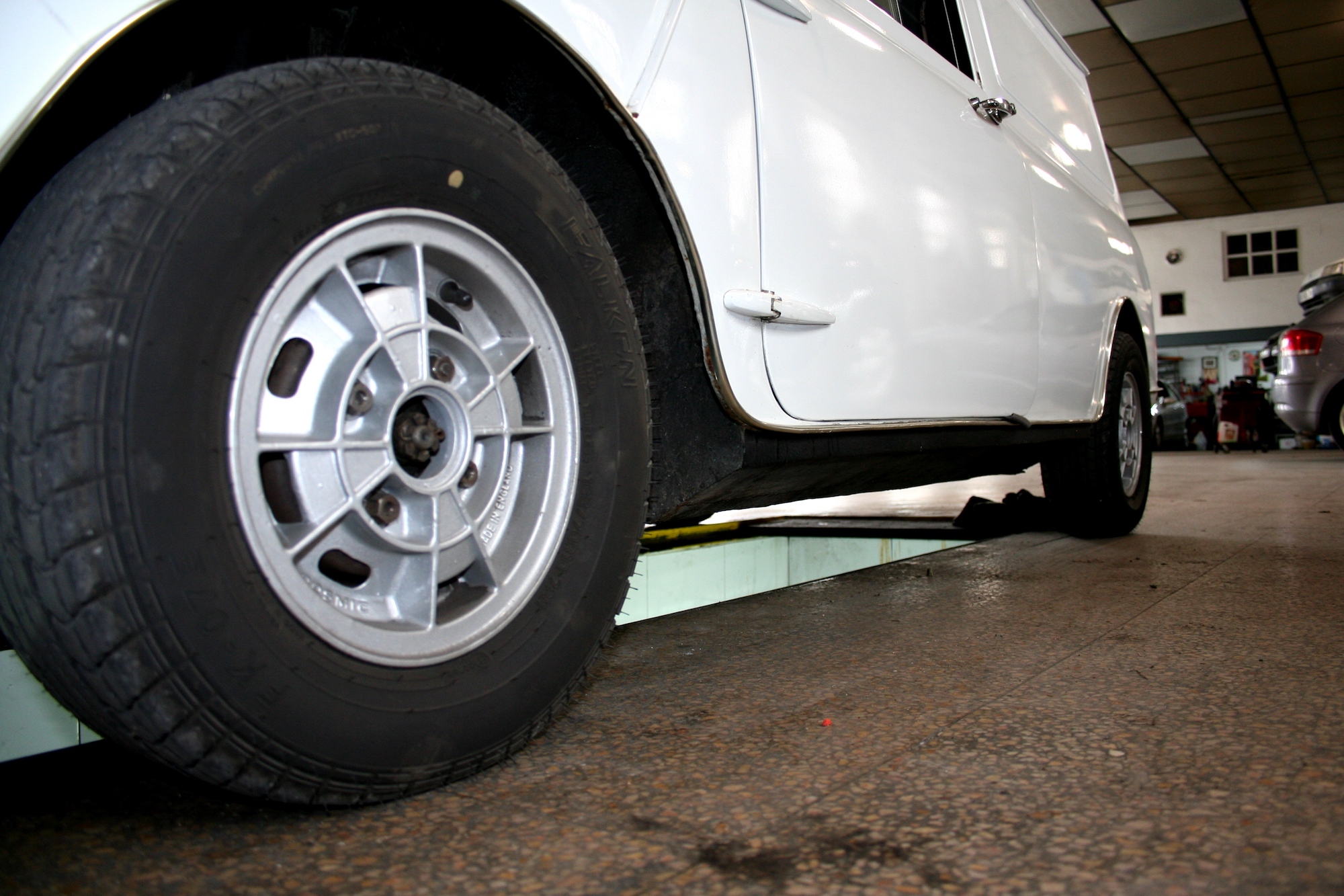 1969 AUSTIN MINI VAN - LHD