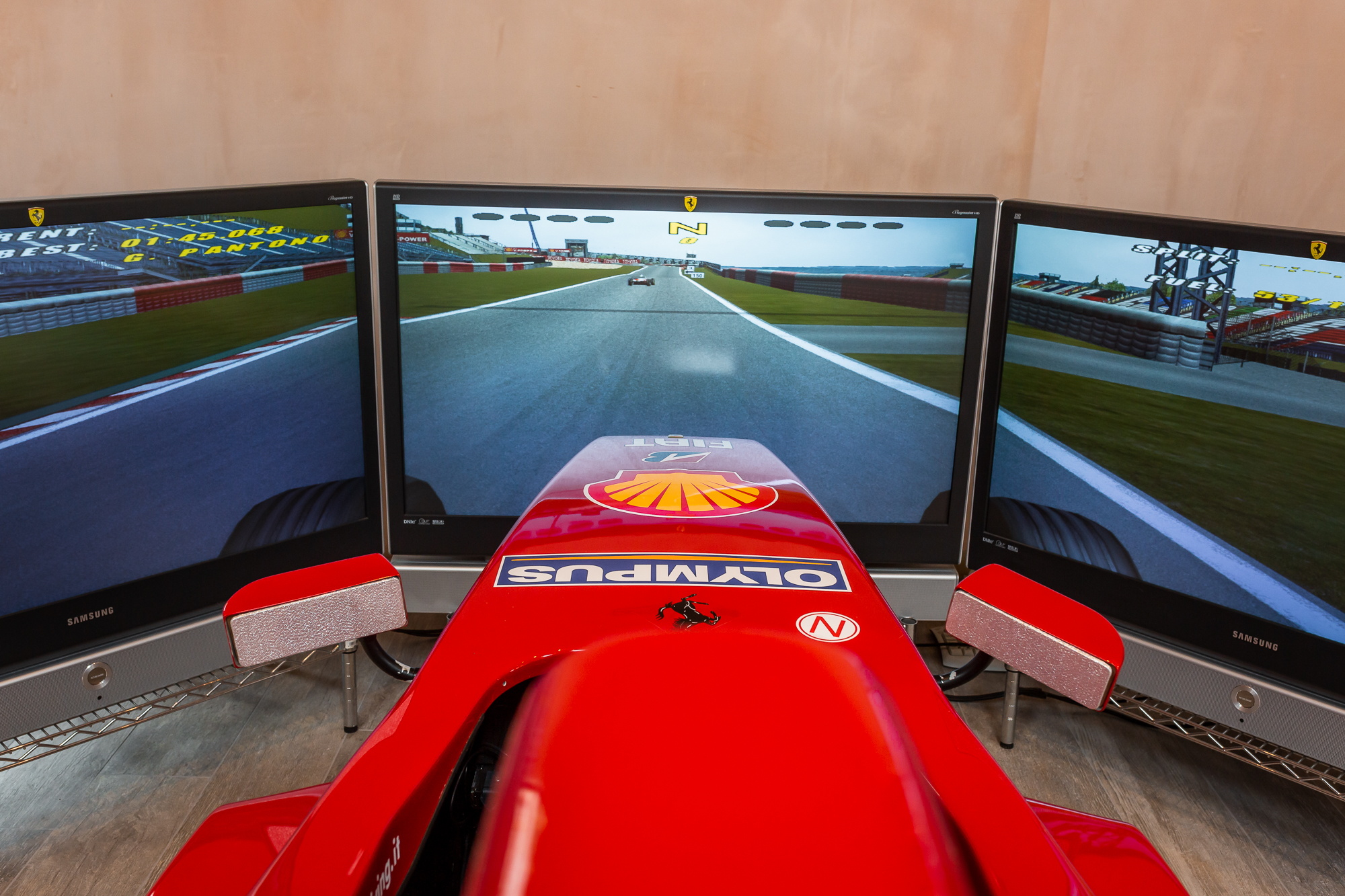 ARC-TEAM FERRARI F1 DRIVING SIMULATOR