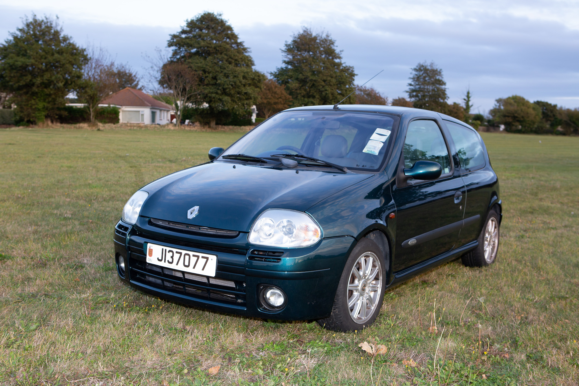 2001 RENAULTSPORT CLIO 172 EXCLUSIVE - 34,245 MILES for sale by auction ...