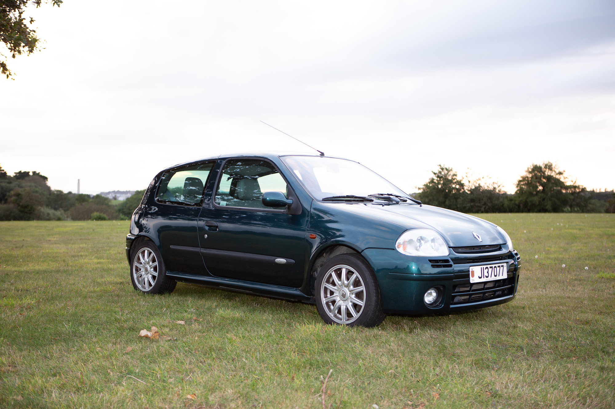 2001 RENAULTSPORT CLIO 172 EXCLUSIVE - 34,245 MILES for sale by auction ...