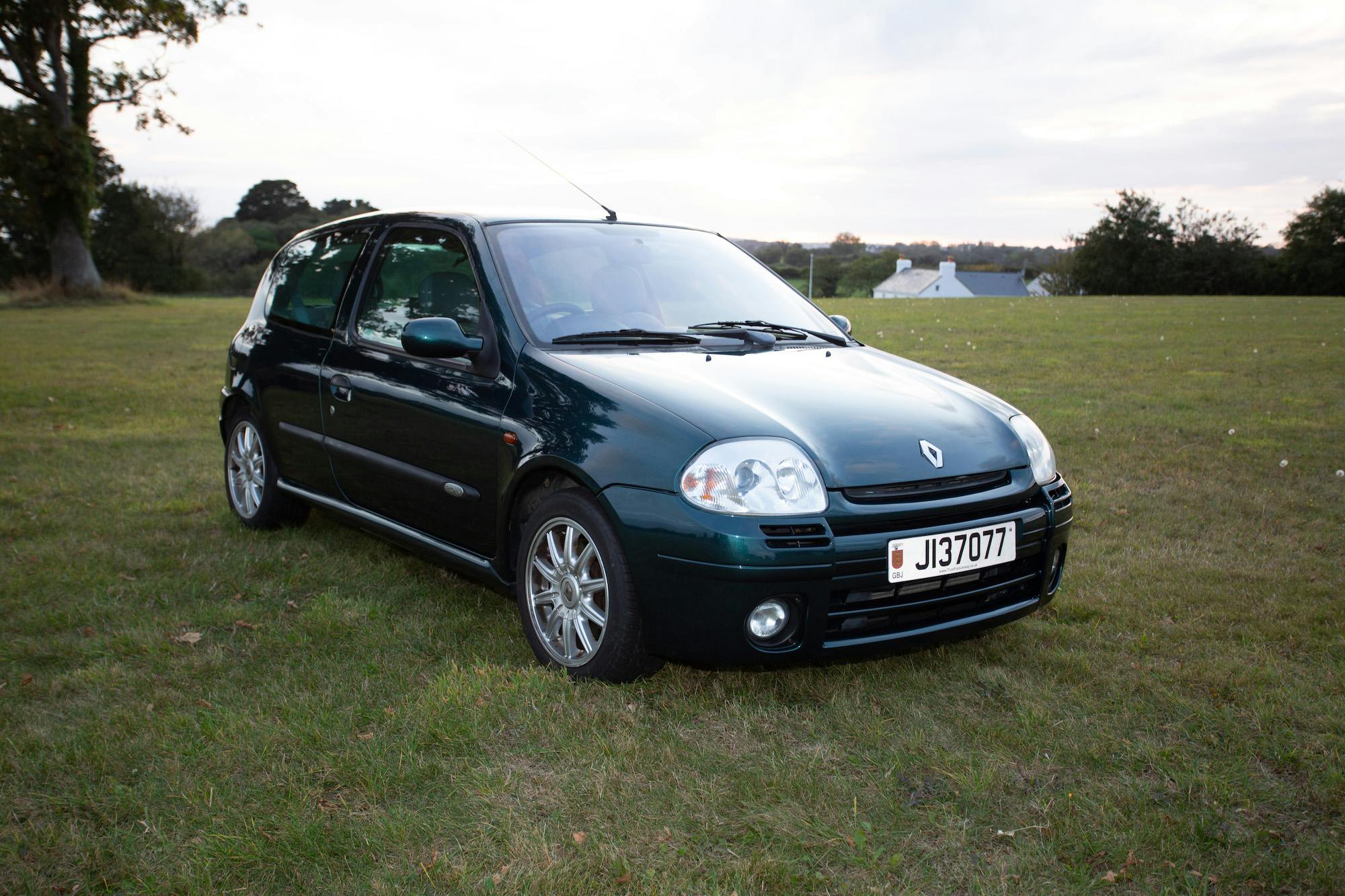 2001 RENAULTSPORT CLIO 172 EXCLUSIVE - 34,245 MILES