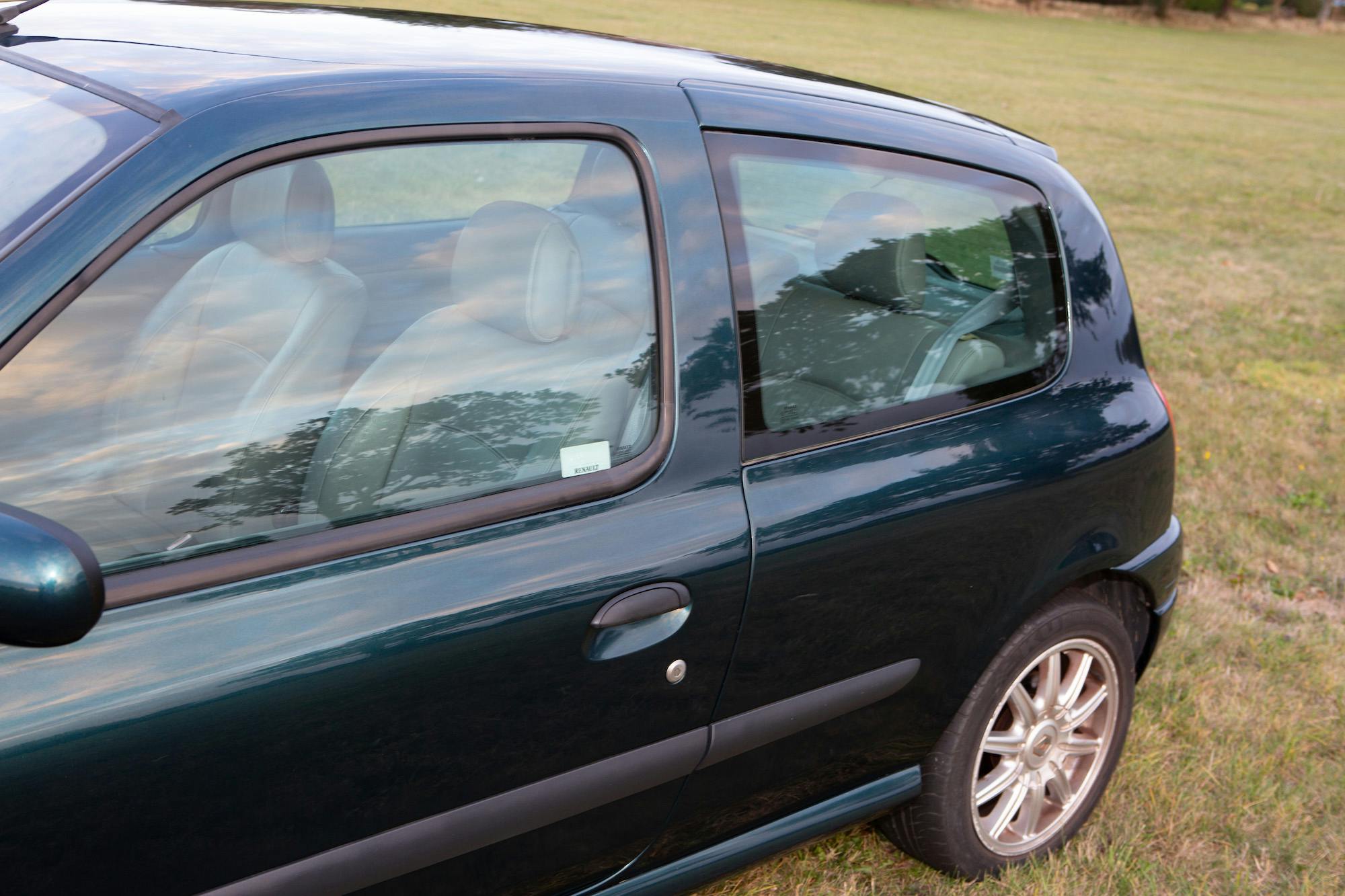 2001 RENAULTSPORT CLIO 172 EXCLUSIVE - 34,245 MILES