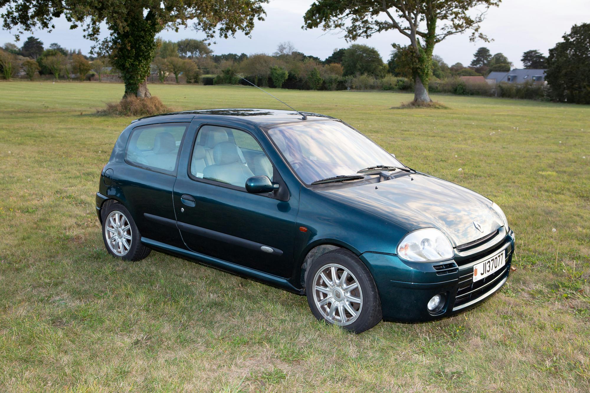 2001 RENAULTSPORT CLIO 172 EXCLUSIVE - 34,245 MILES