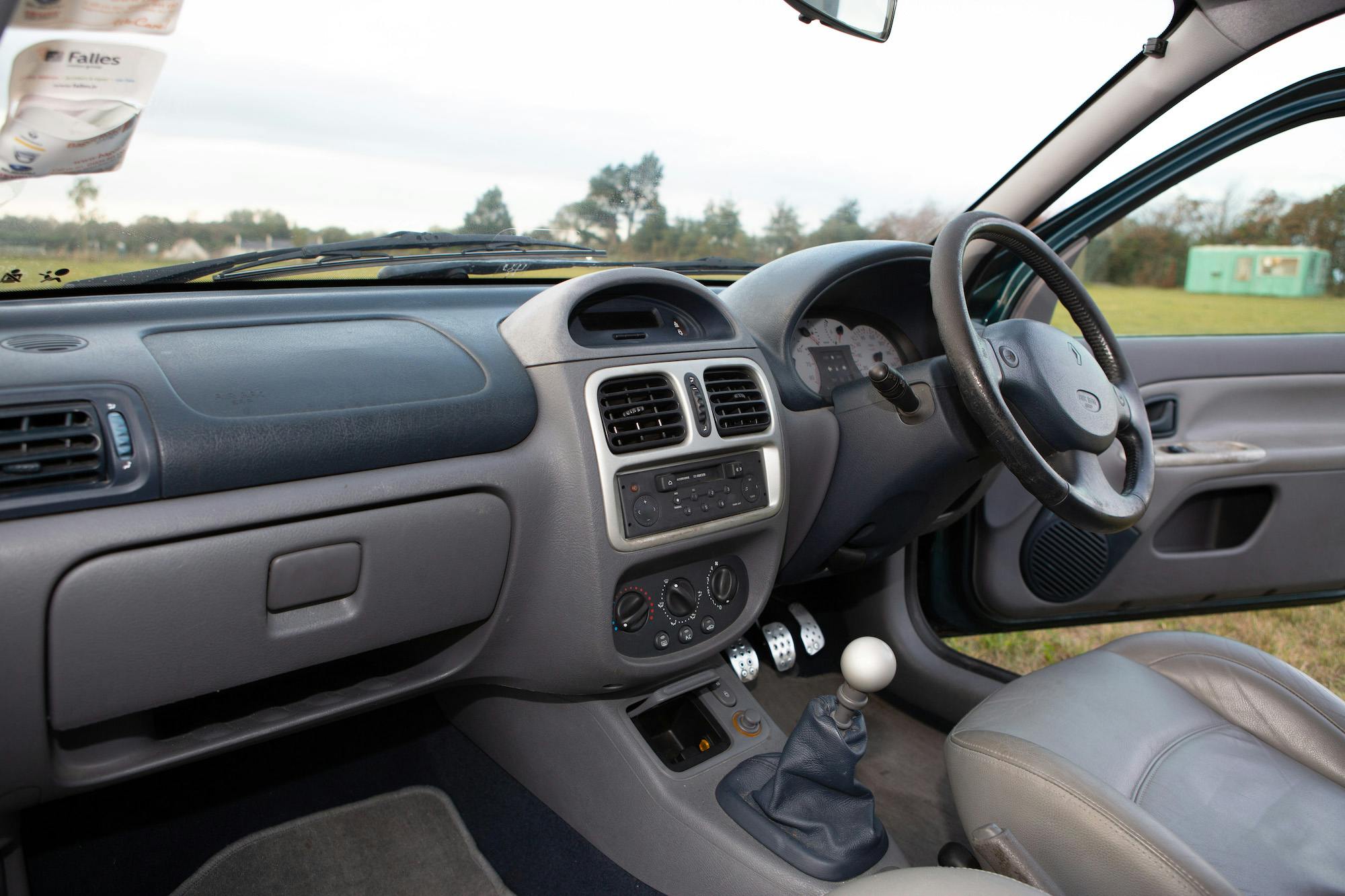 2001 RENAULTSPORT CLIO 172 EXCLUSIVE - 34,245 MILES