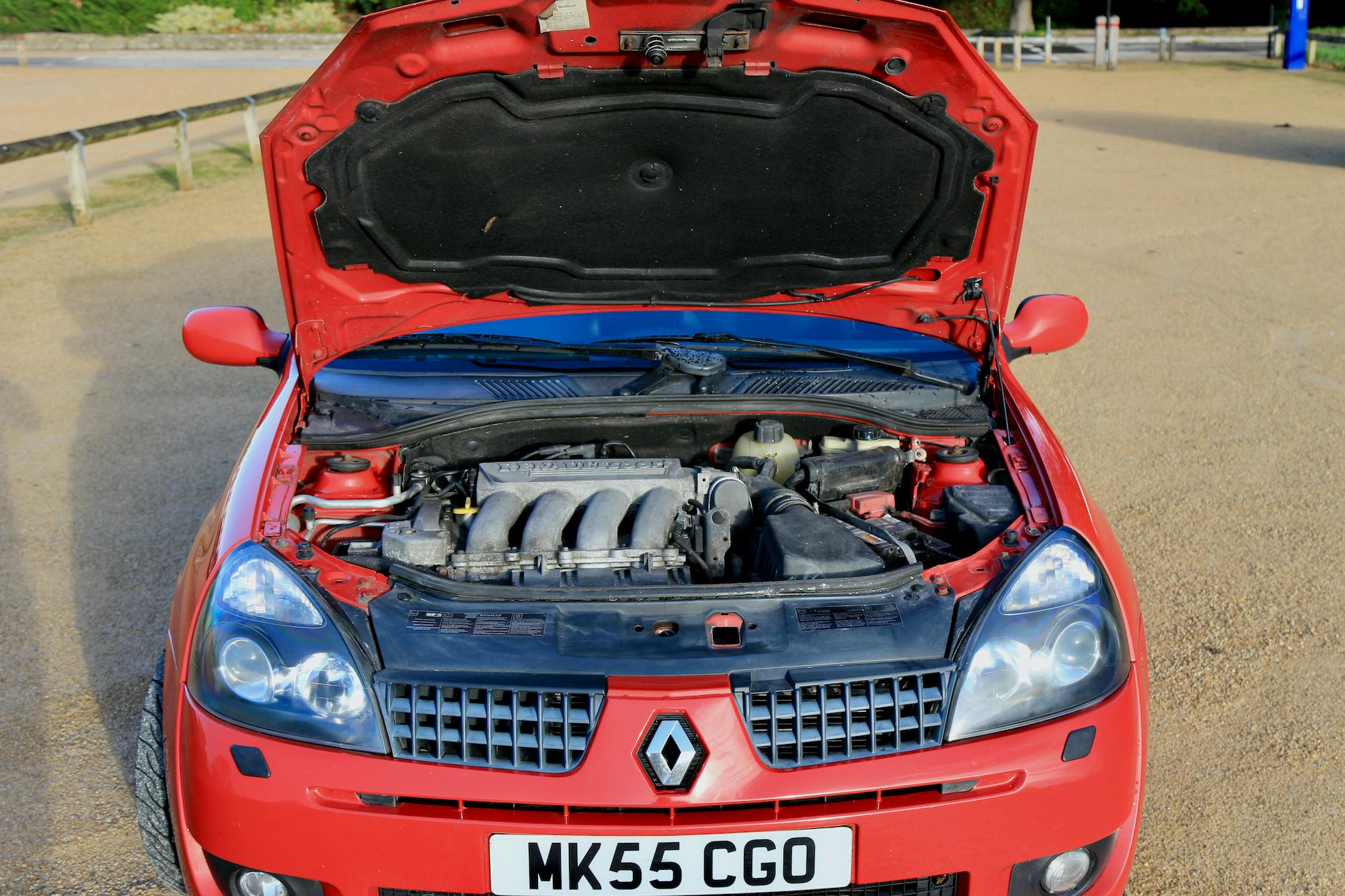 NO RESERVE: 2005 RENAULTSPORT CLIO 182 TROPHY