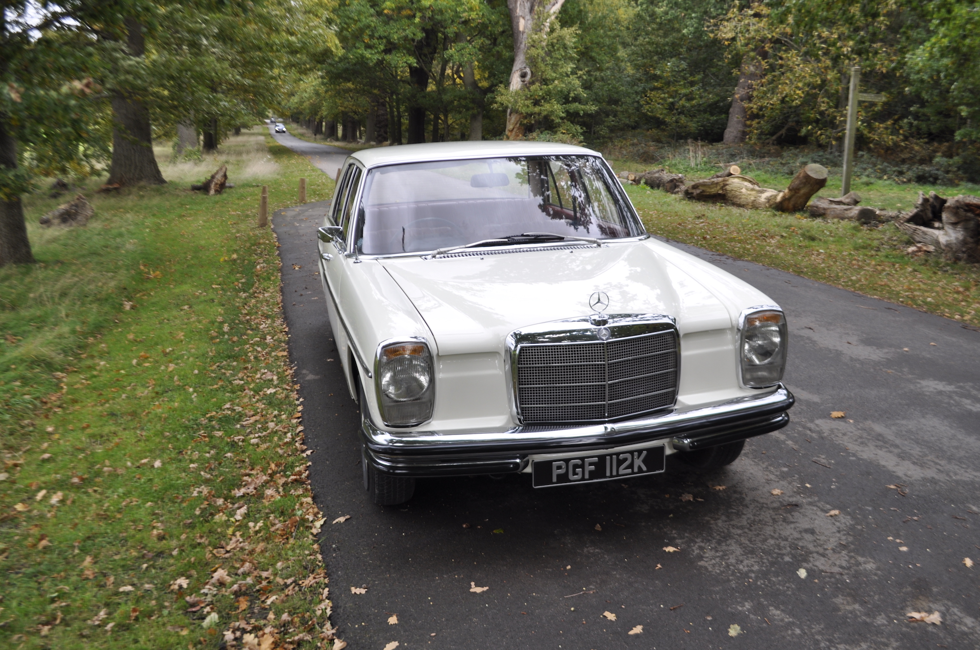 1972 MERCEDES-BENZ (W114) 250 SALOON for sale by auction in Wexham ...