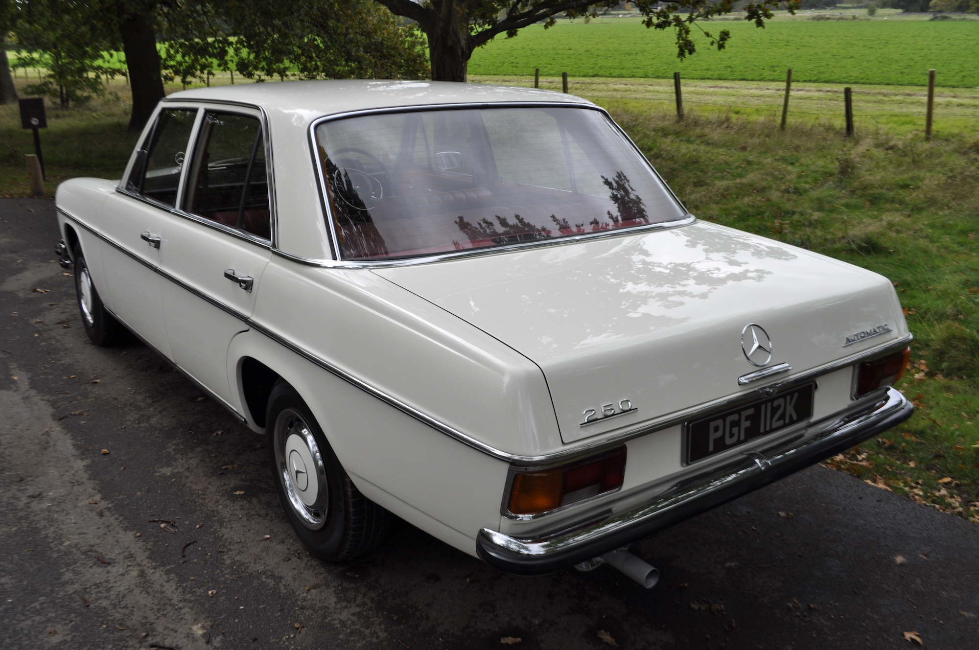 1972 MERCEDES-BENZ (W114) 250 SALOON for sale by auction in Wexham ...