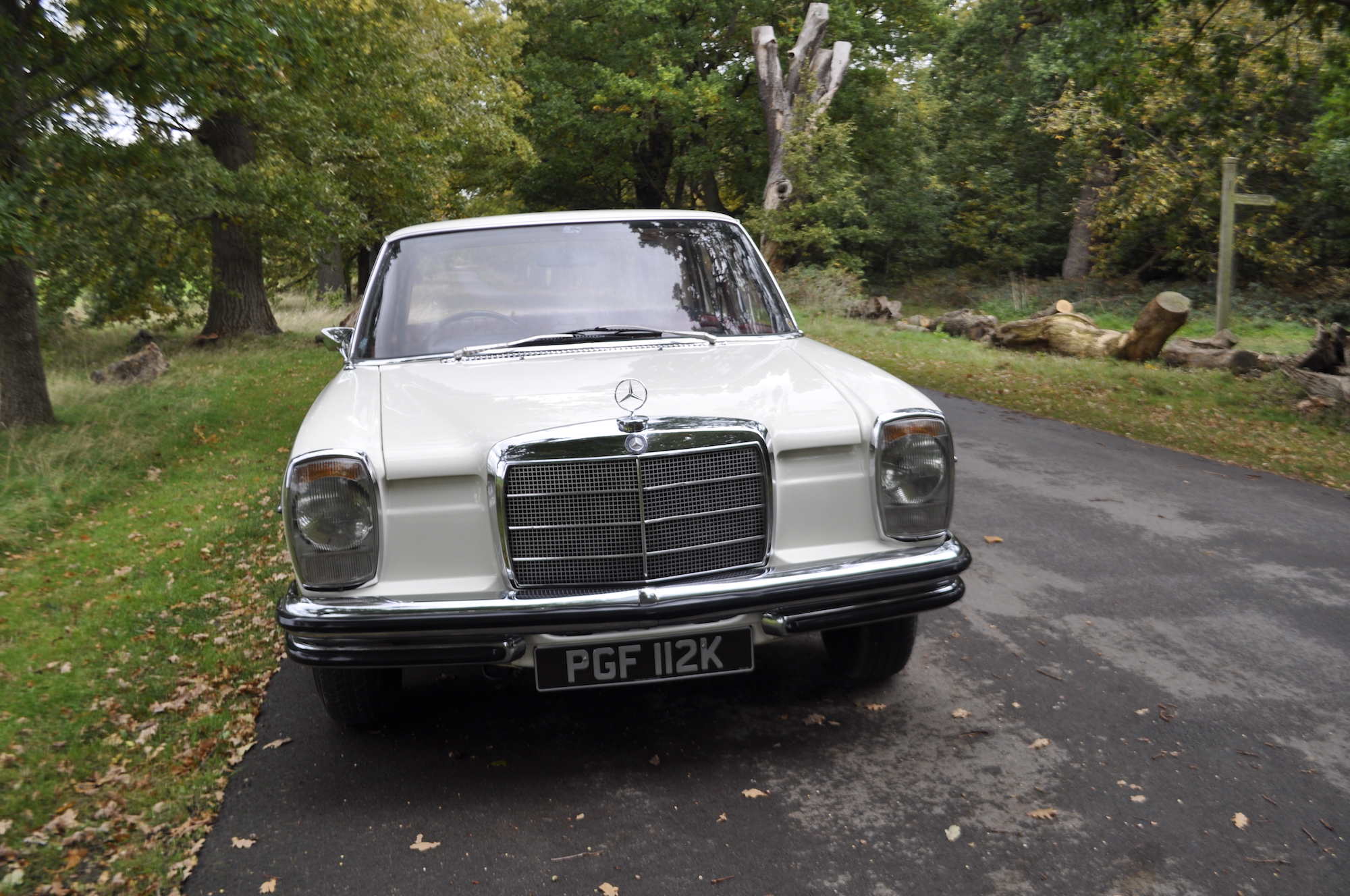 1972 MERCEDES-BENZ (W114) 250 SALOON