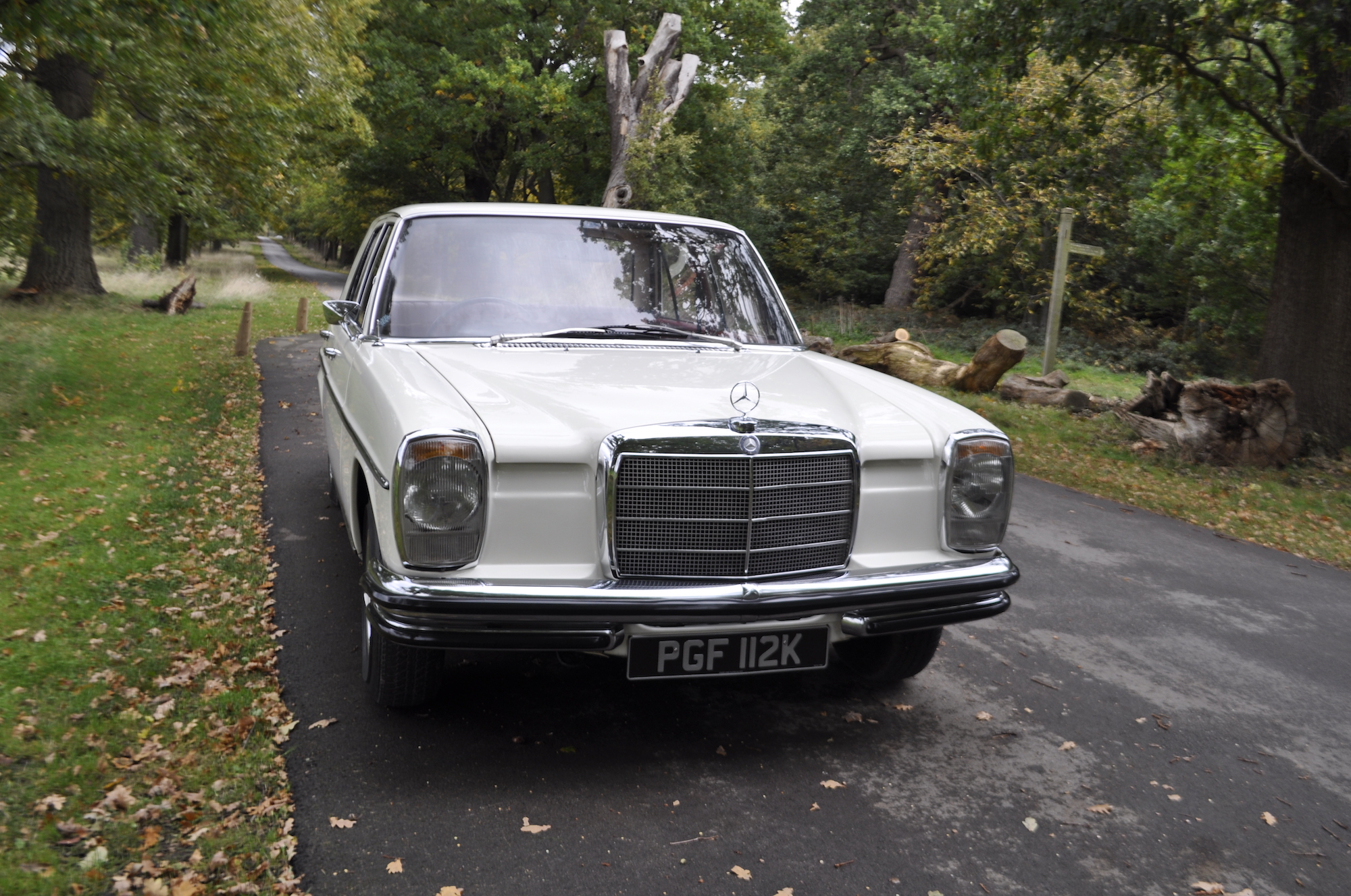 1972 MERCEDES-BENZ (W114) 250 SALOON for sale by auction in Wexham ...