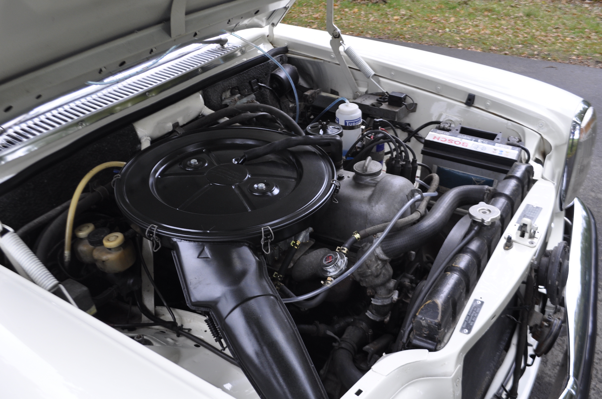 1972 MERCEDES-BENZ (W114) 250 SALOON
