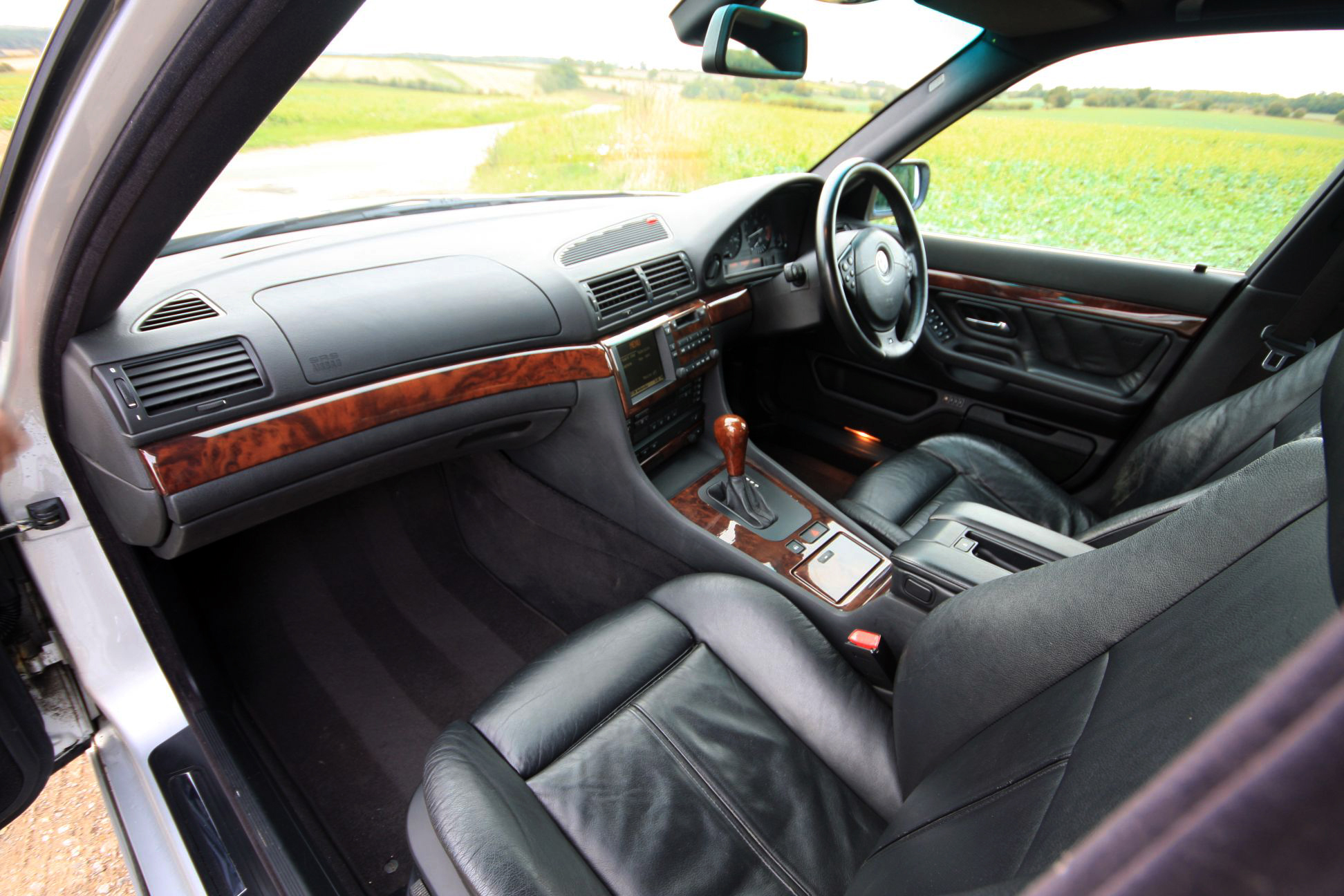 2000 BMW (E38) 740i SPORT