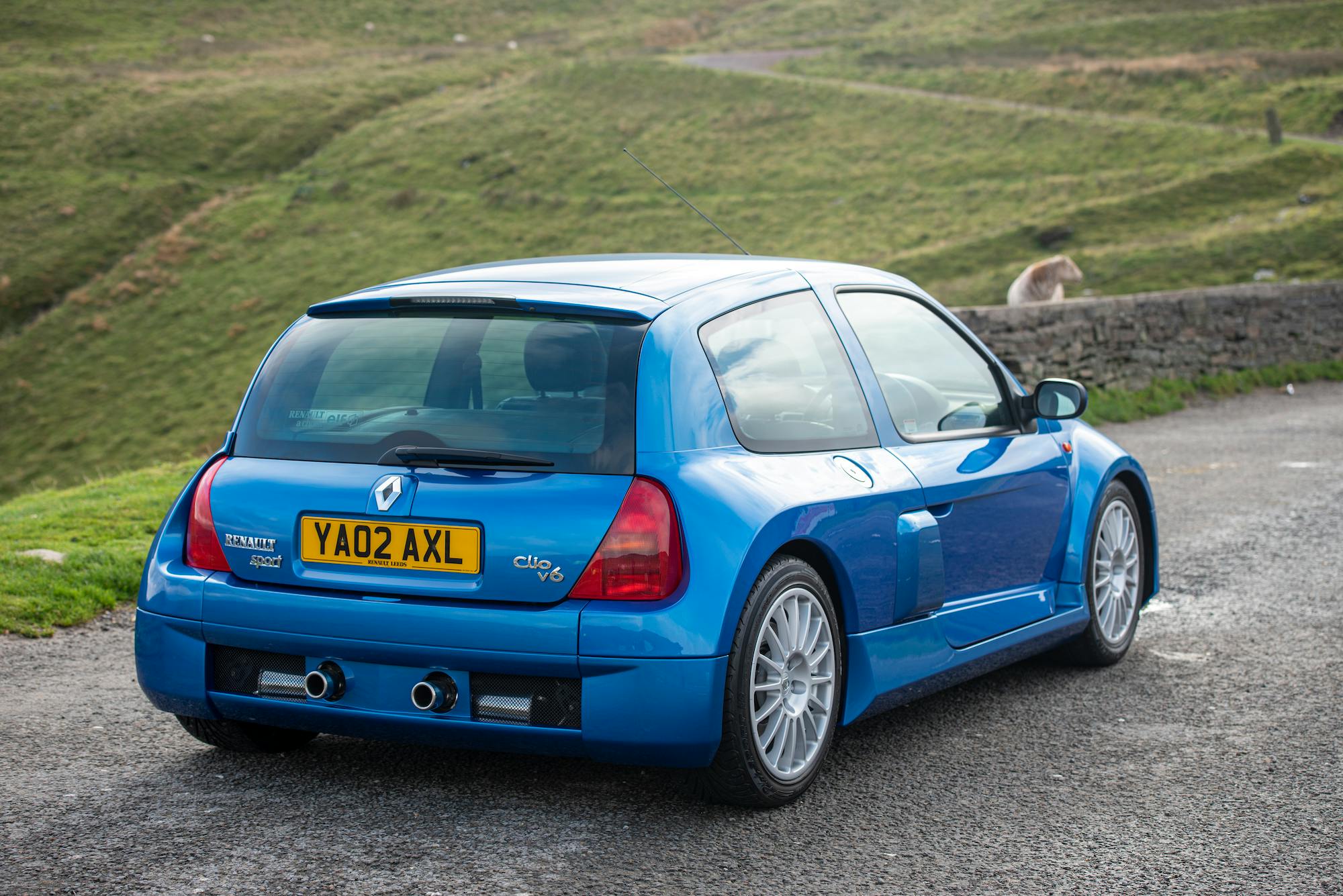 2002 RENAULT CLIO V6 PHASE 1 - 2,106 MILES