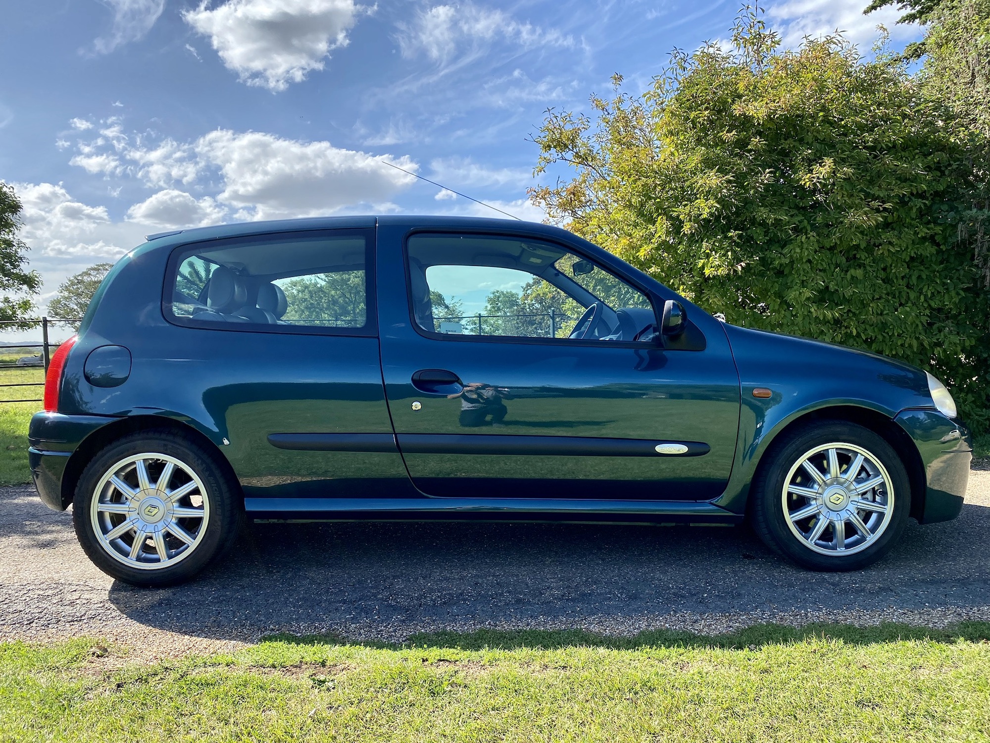 2001 RENAULTSPORT CLIO 172 EXCLUSIVE for sale in Nottingham, United Kingdom