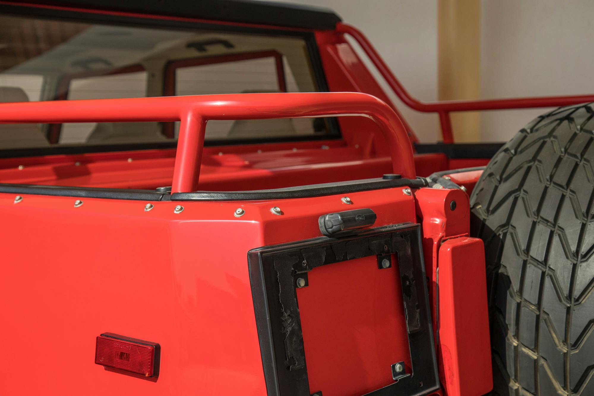 1989 LAMBORGHINI LM002 - LHD