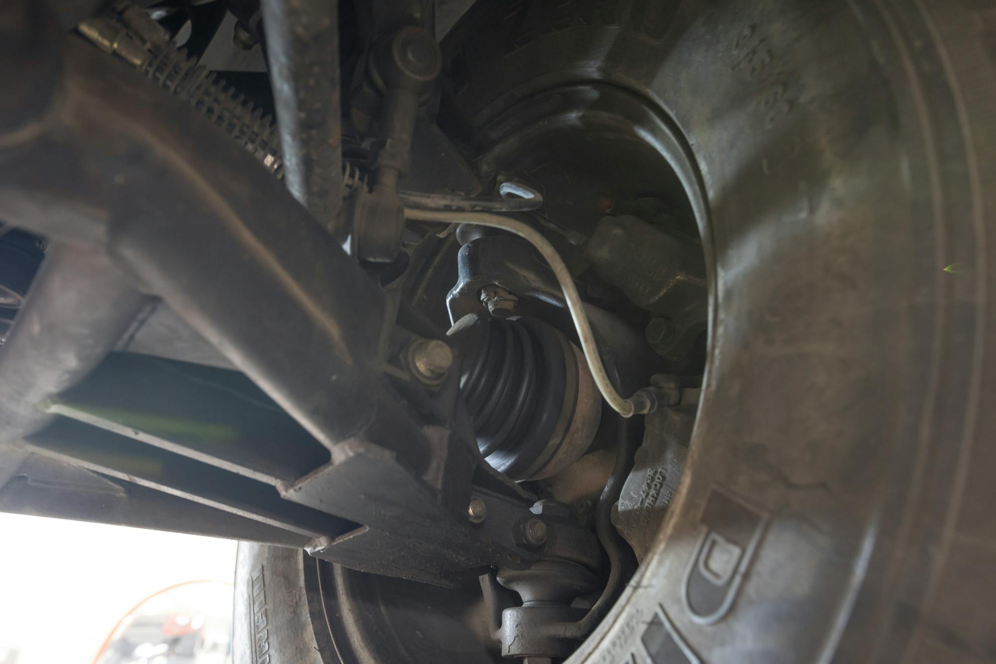 1989 LAMBORGHINI LM002 - LHD