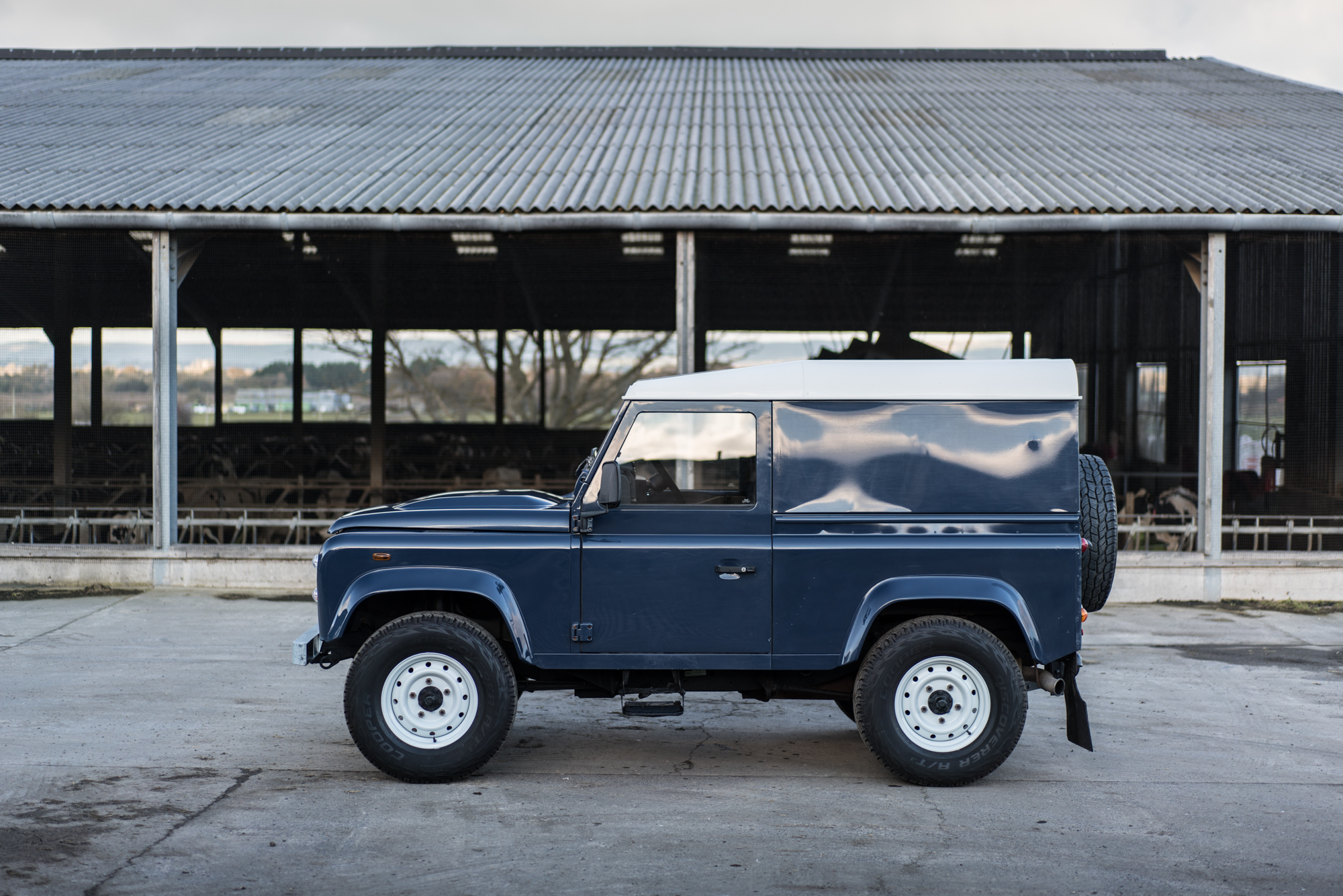 2009 LAND ROVER DEFENDER 90 - VINTAGE CUSTOM for sale by auction in ...