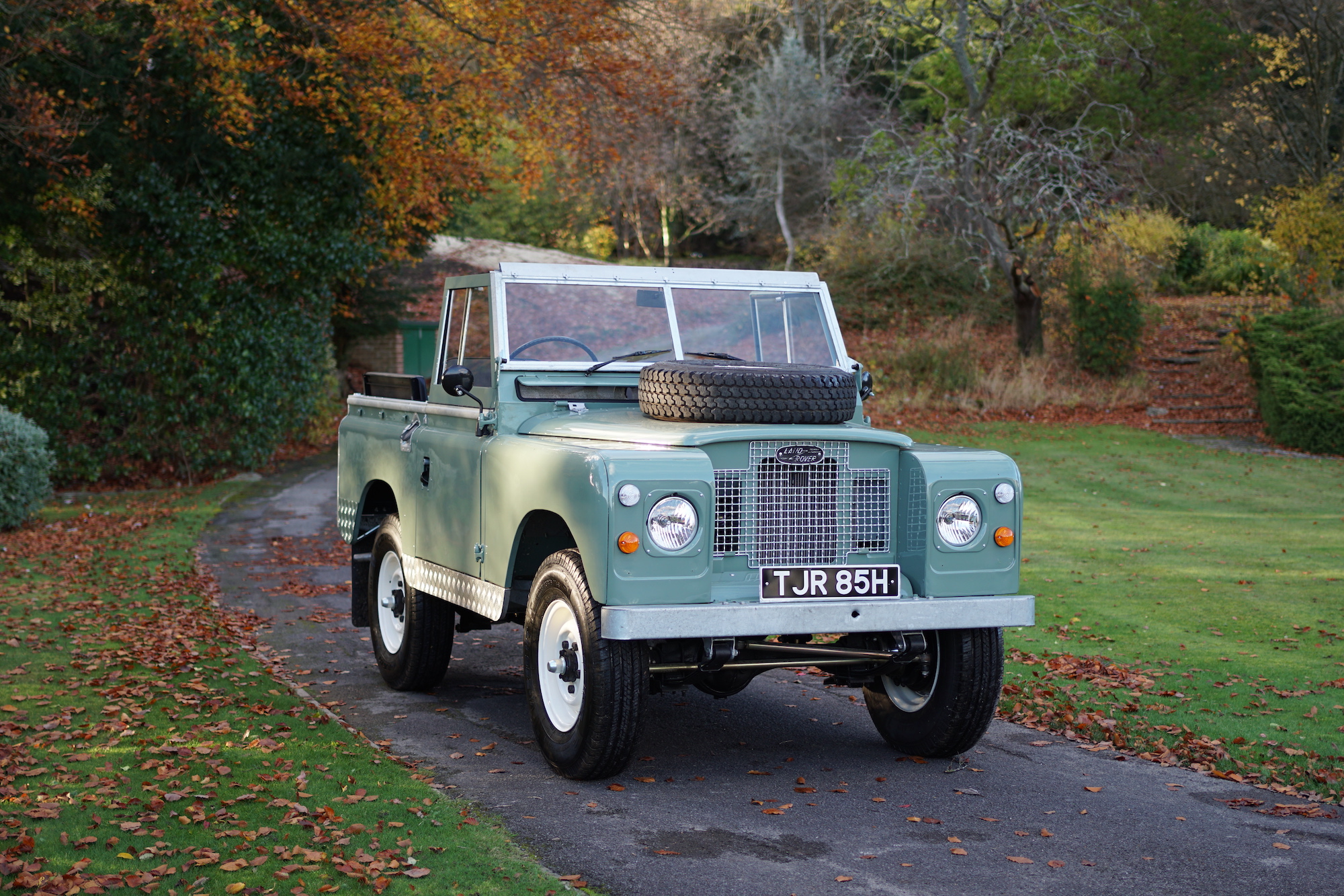 1969 LAND ROVER SERIES IIA 88" for sale by auction in Guildford, United ...