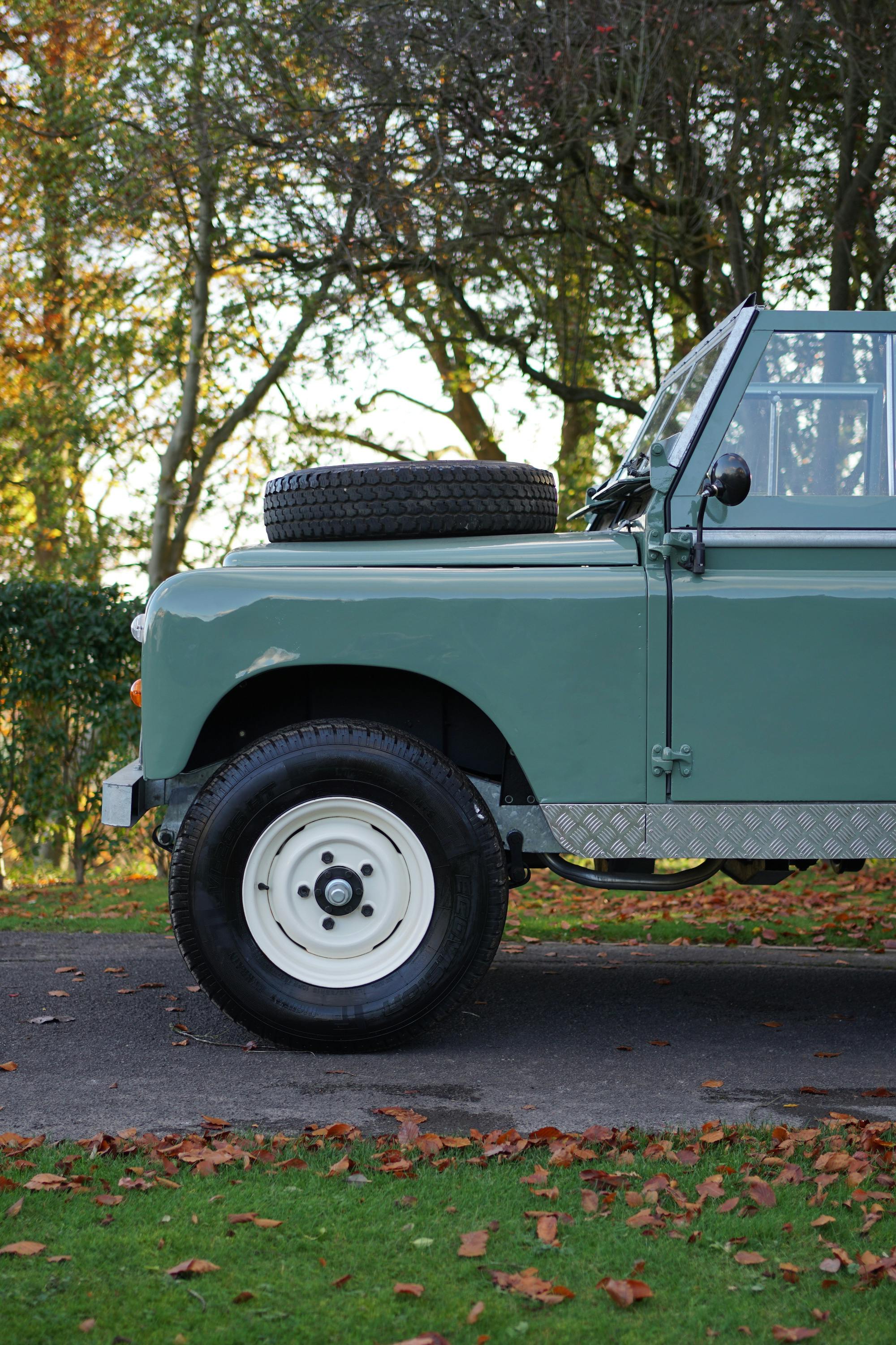 1969 LAND ROVER SERIES IIA 88"