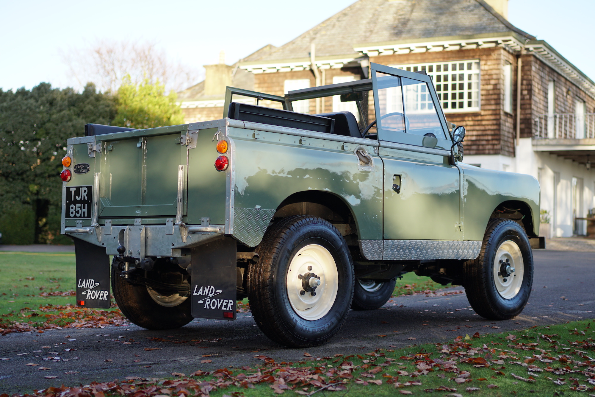 1969 LAND ROVER SERIES IIA 88" for sale by auction in Guildford, United ...