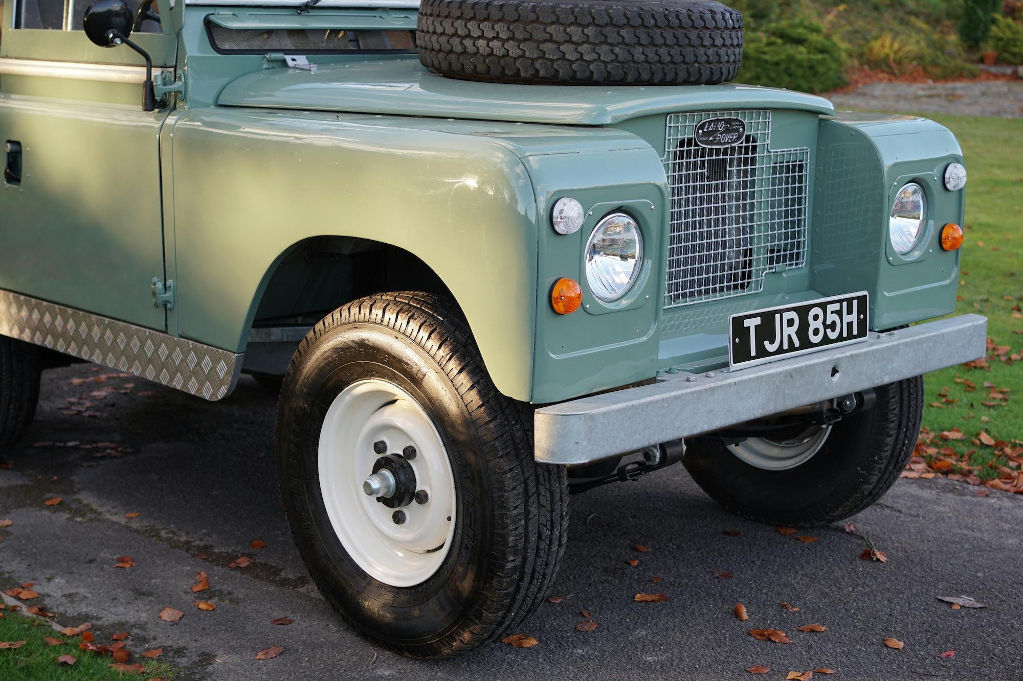 1969 LAND ROVER SERIES IIA 88"