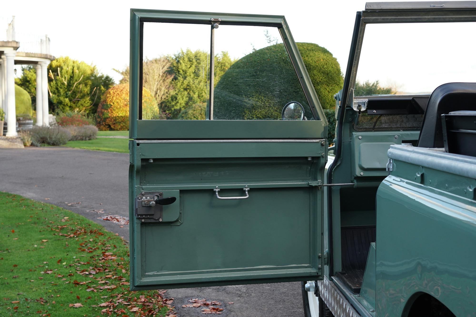 1969 LAND ROVER SERIES IIA 88"
