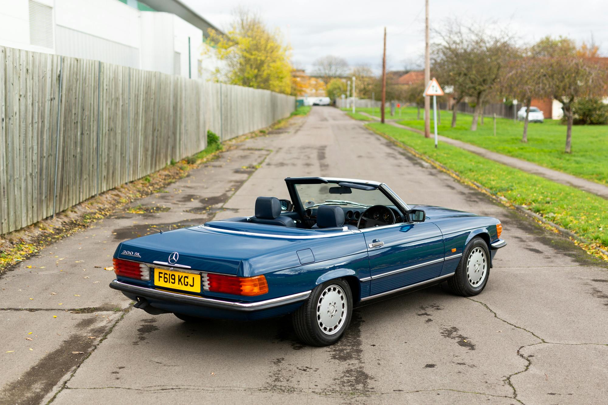 1988 MERCEDES-BENZ (R107) 300SL